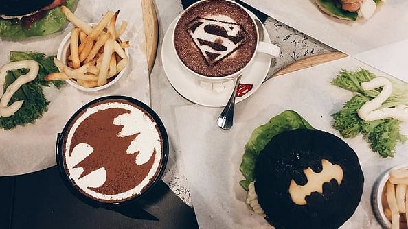 DC Comics Superheroes Cafe | PS Tech