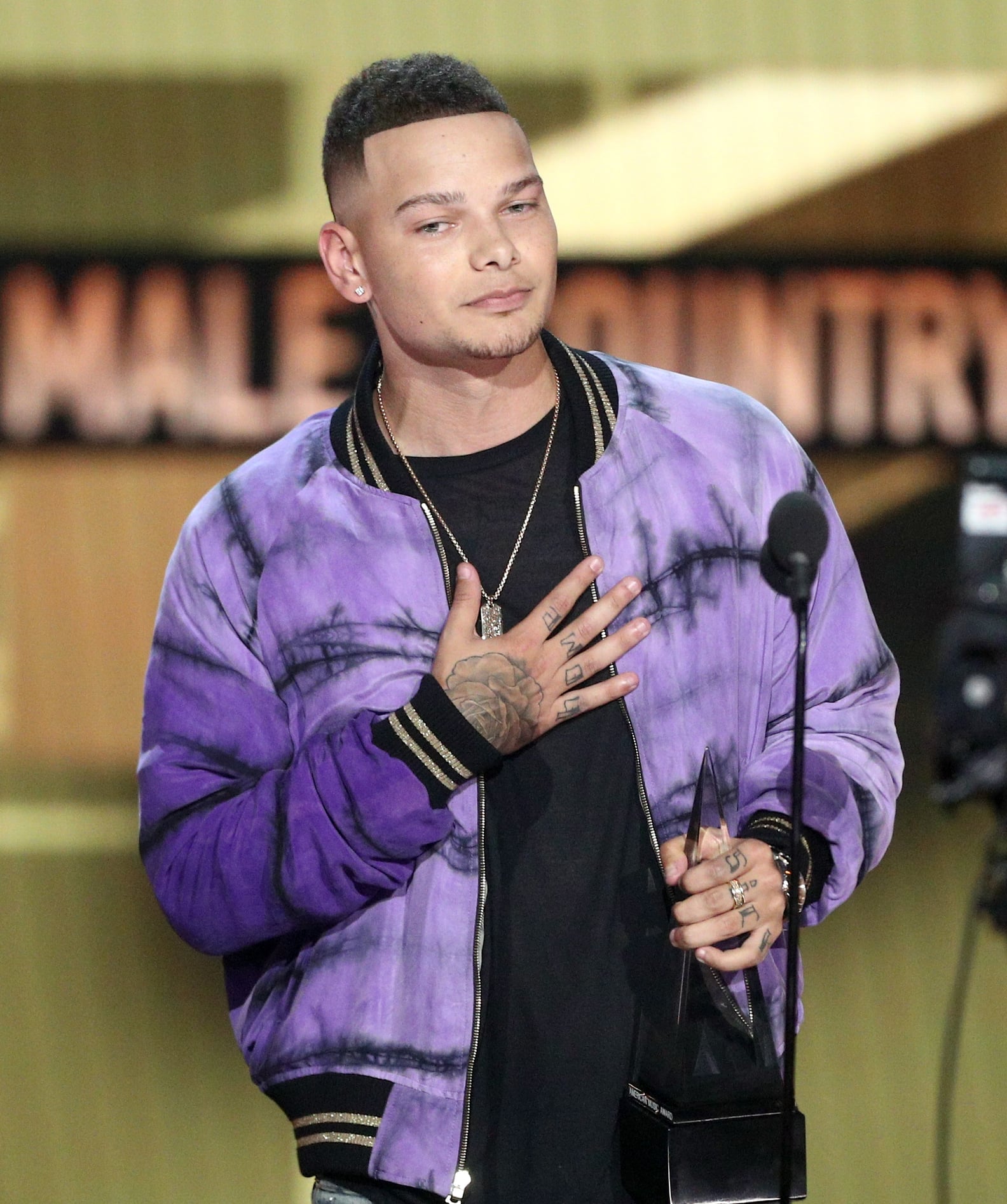 Best Pictures From the 2018 AMAs | PS Celebrity