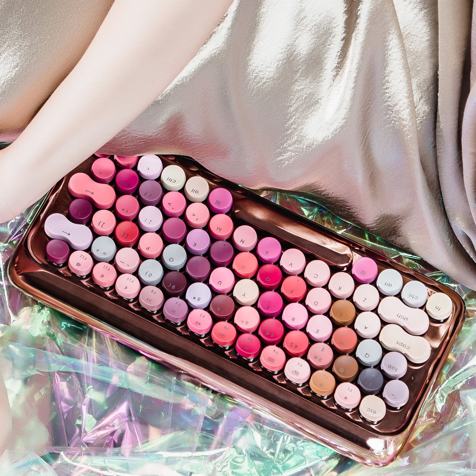 This Makeup Keyboard Features Keys That Look Like Lipsticks | PS Tech