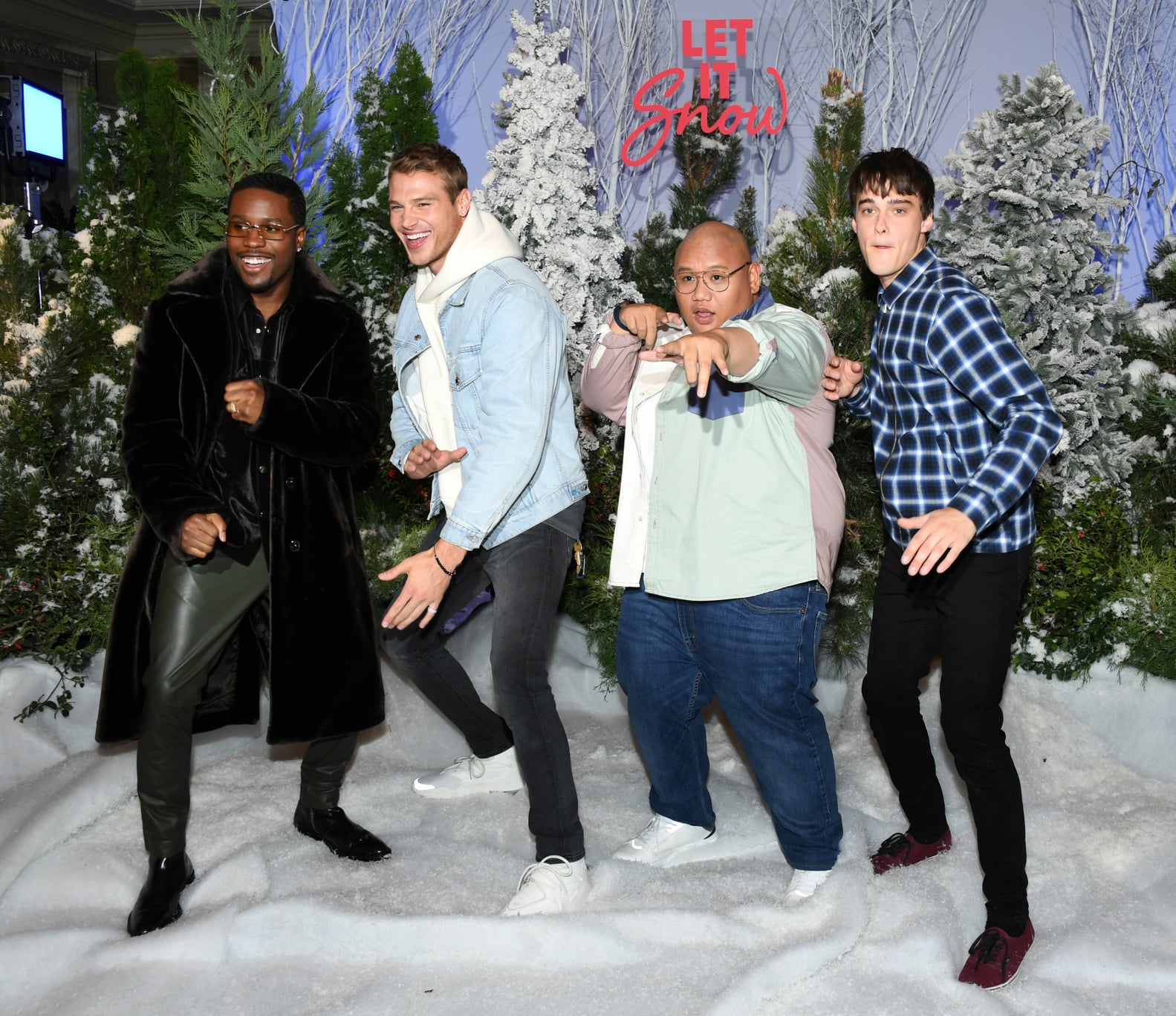 Let It Snow Cast Hanging Out Pictures | PS Celebrity
