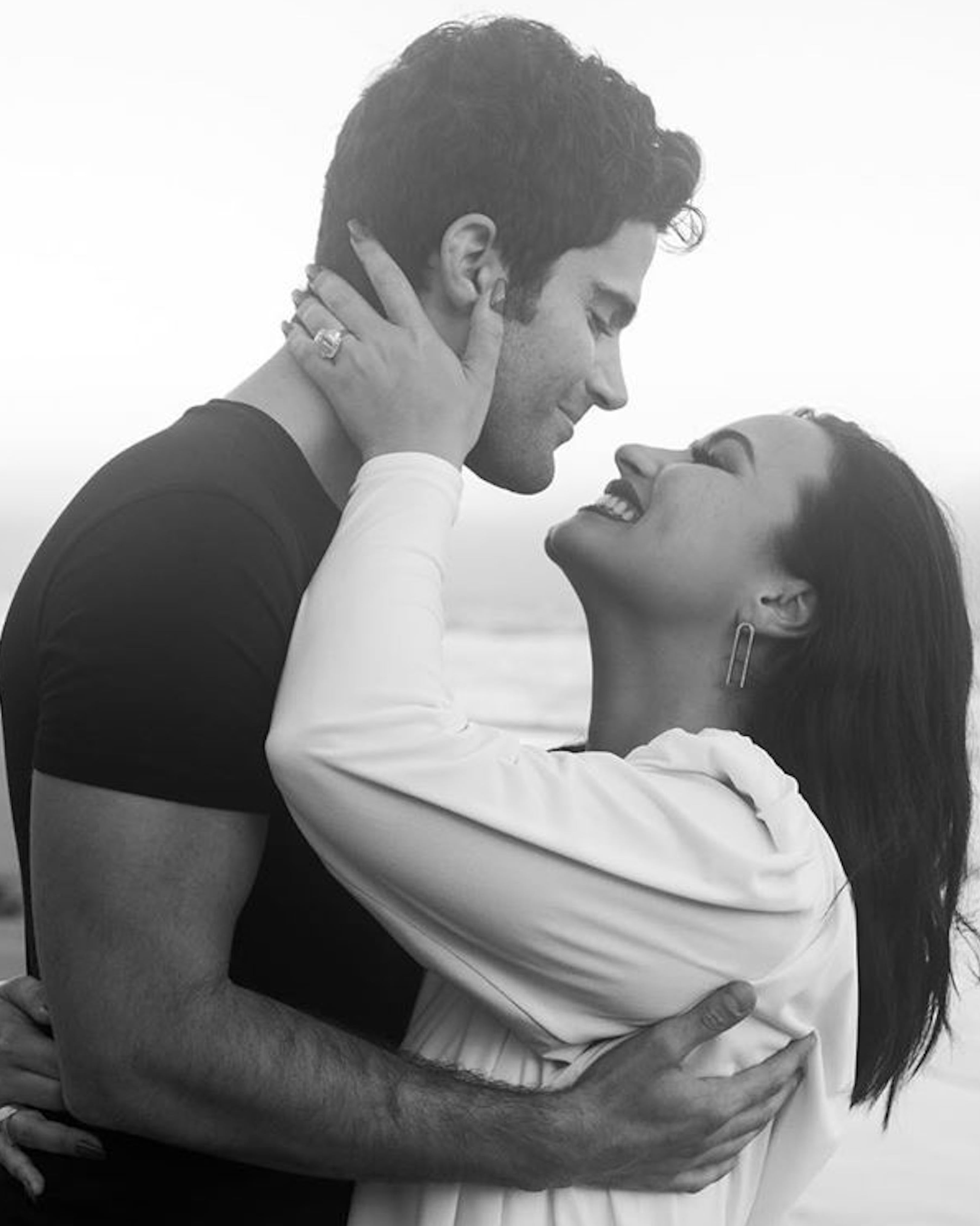 Demi Lovato And Joe Jonas Hugging