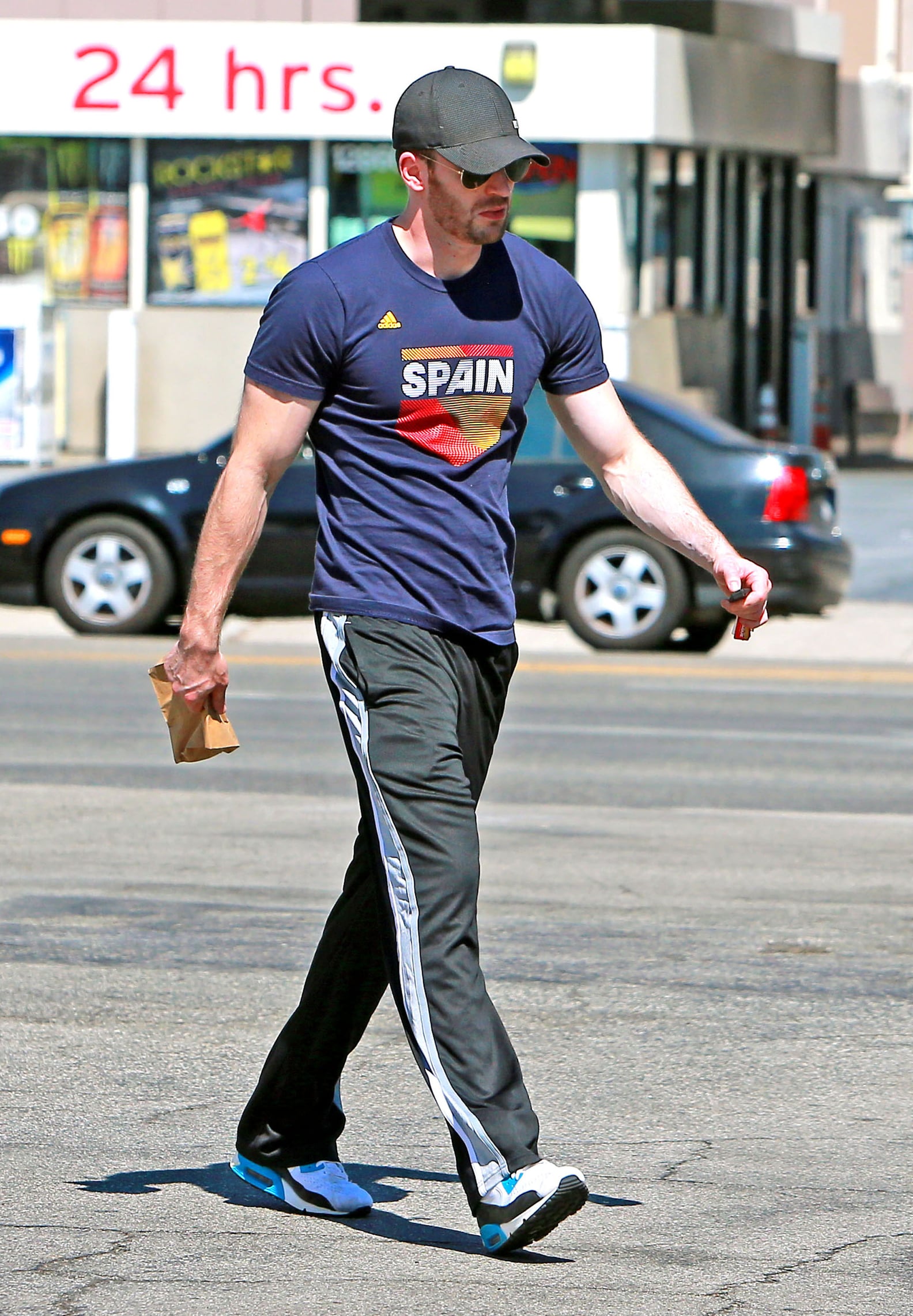 Chris Evans Big Muscles Pictures | PS Celebrity
