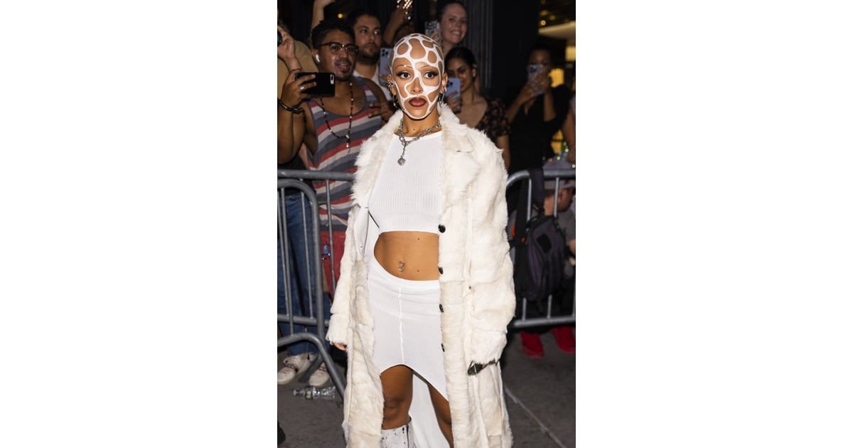 Doja Cat Wears White Face Paint At Vogue World Popsugar Beauty Uk Photo