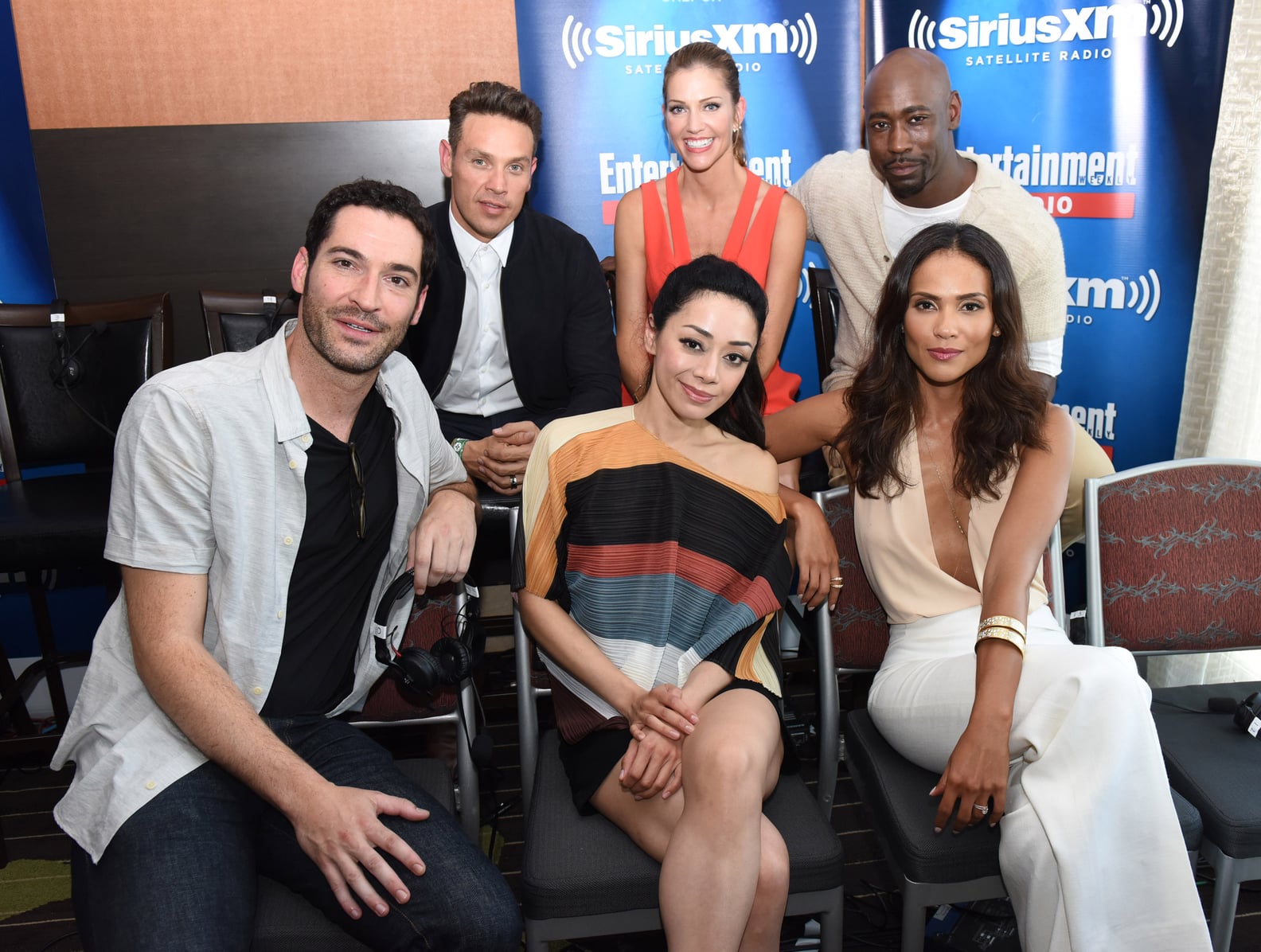 Netflix's Lucifer: Cute Pictures of the Cast Together | PS Celebrity