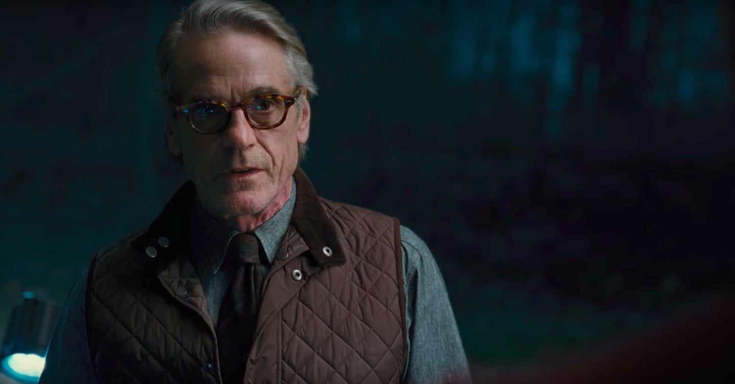Who Is Alfred Talking to in the Justice League Trailer? | PS Entertainment