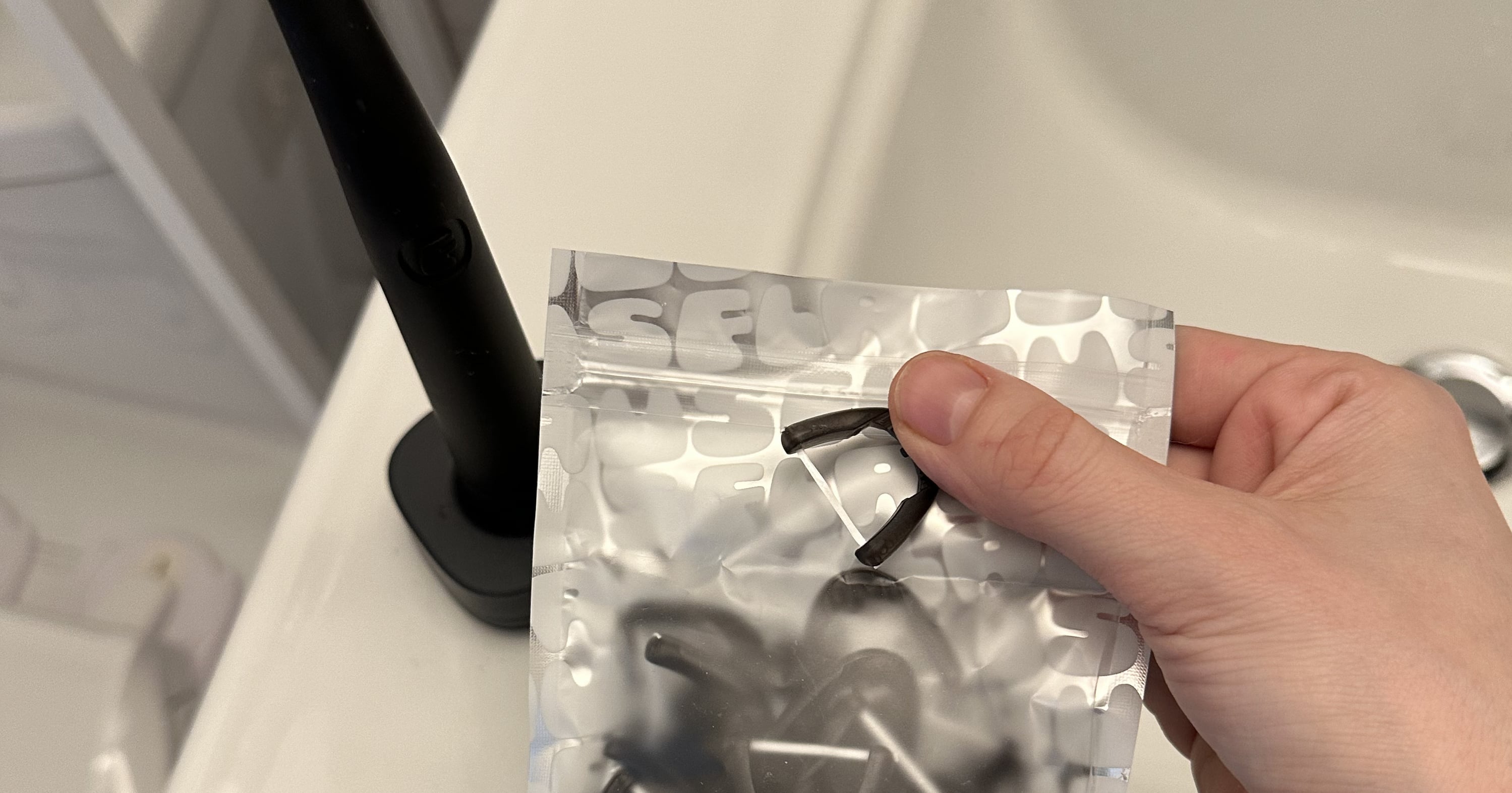 Flaus Review: Does the Smart Electric Flosser Really Work? | PS Fitness