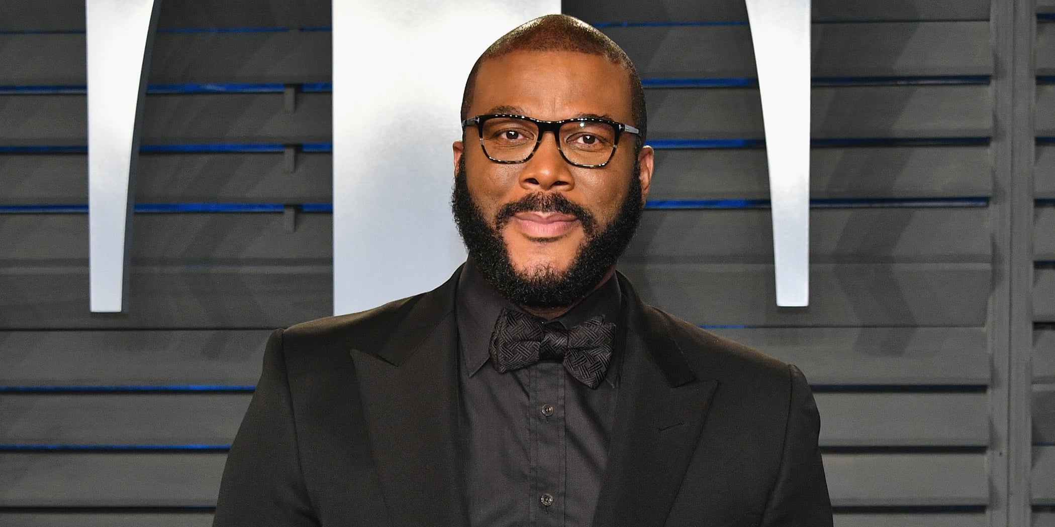 Tyler Perry Donates 5,000 Meals at Thanksgiving Event | PS Celebrity