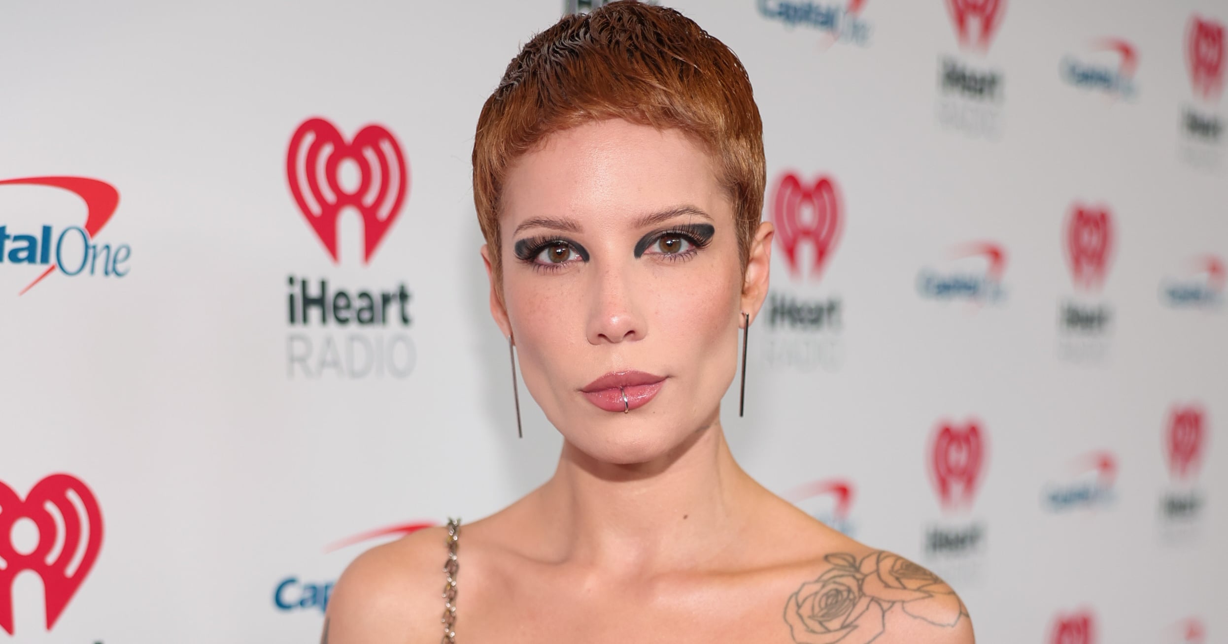 Halsey's Black Pixie Cut and Underliner Makeup | PS Beauty