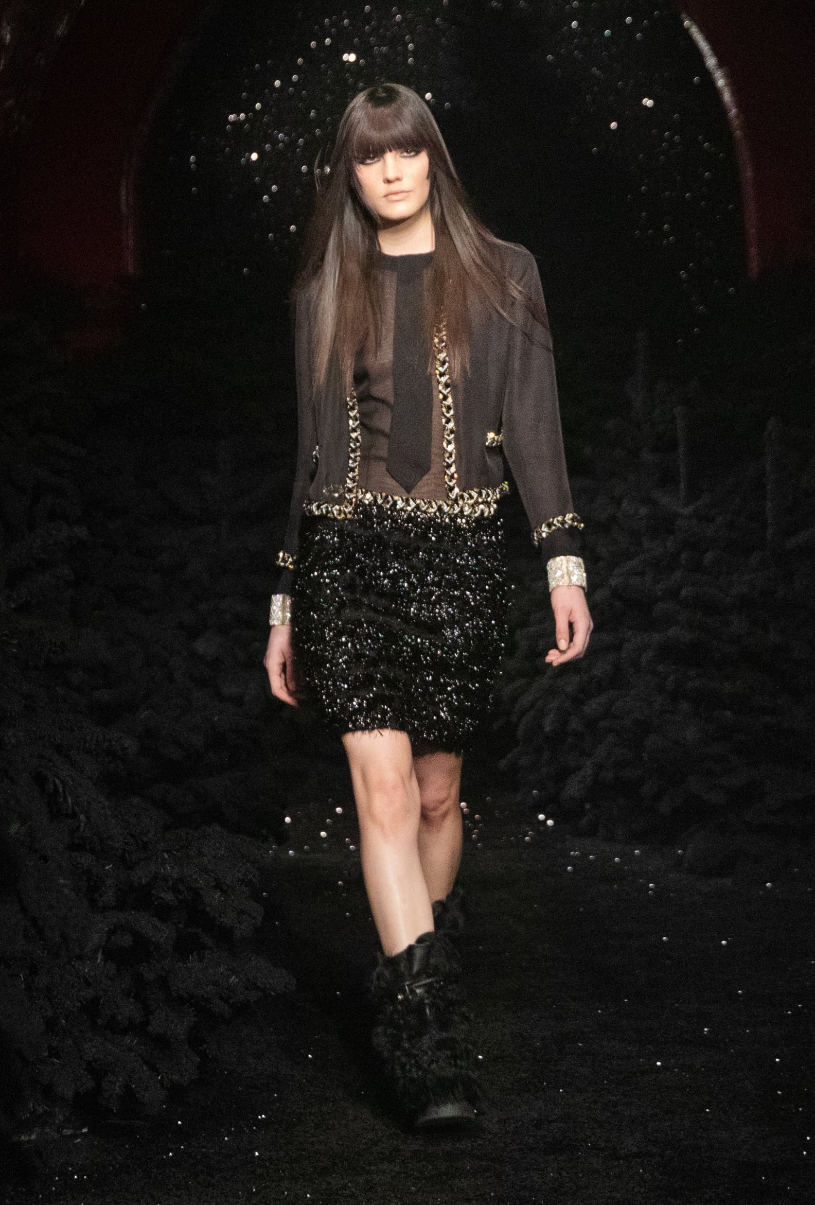 Chanel's Fall Collection Is a Mix of Ski Wear and '70s Cool | PS Fashion