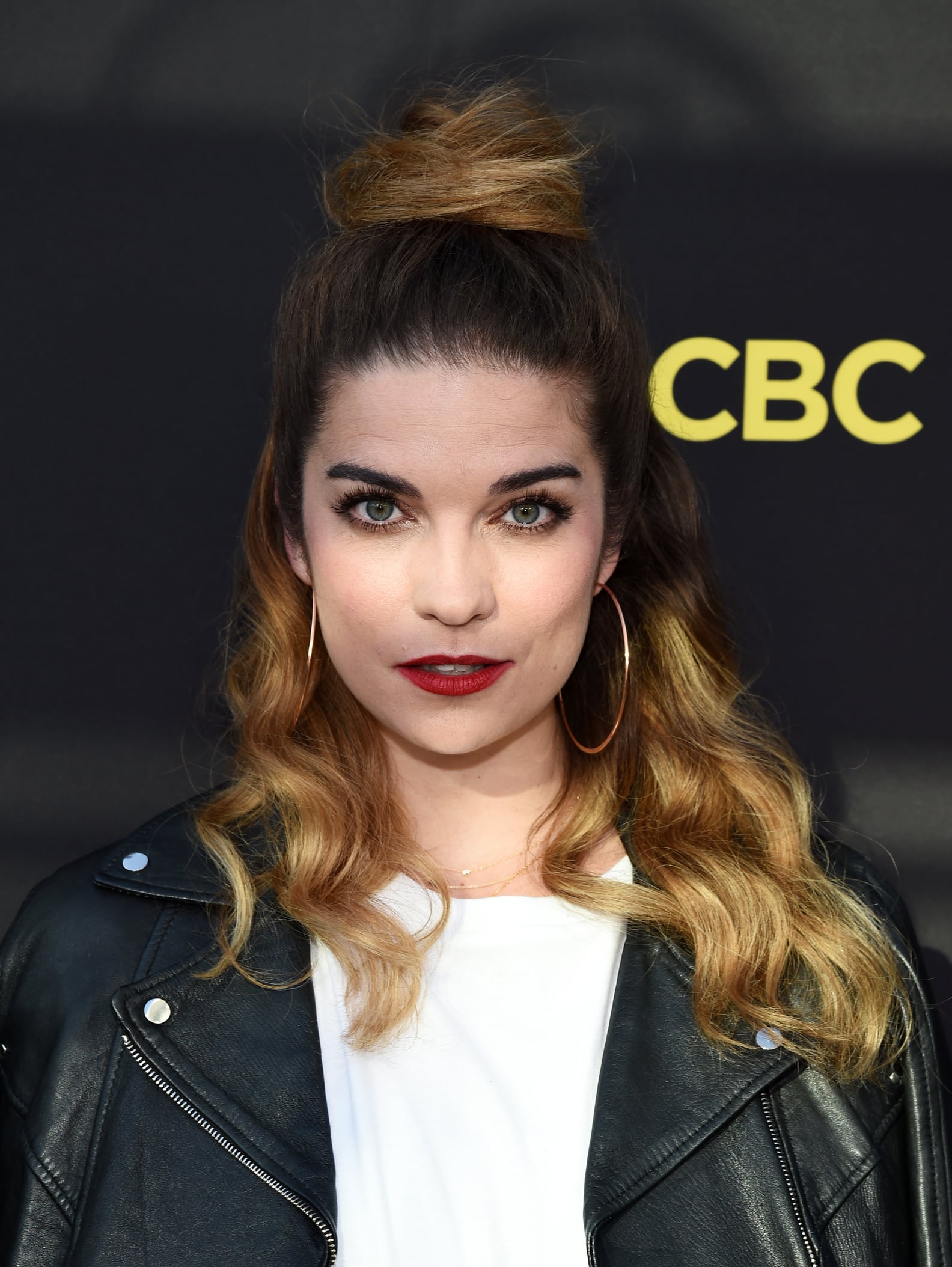 Annie Murphy’s Best Hair and Makeup Looks | PS Beauty