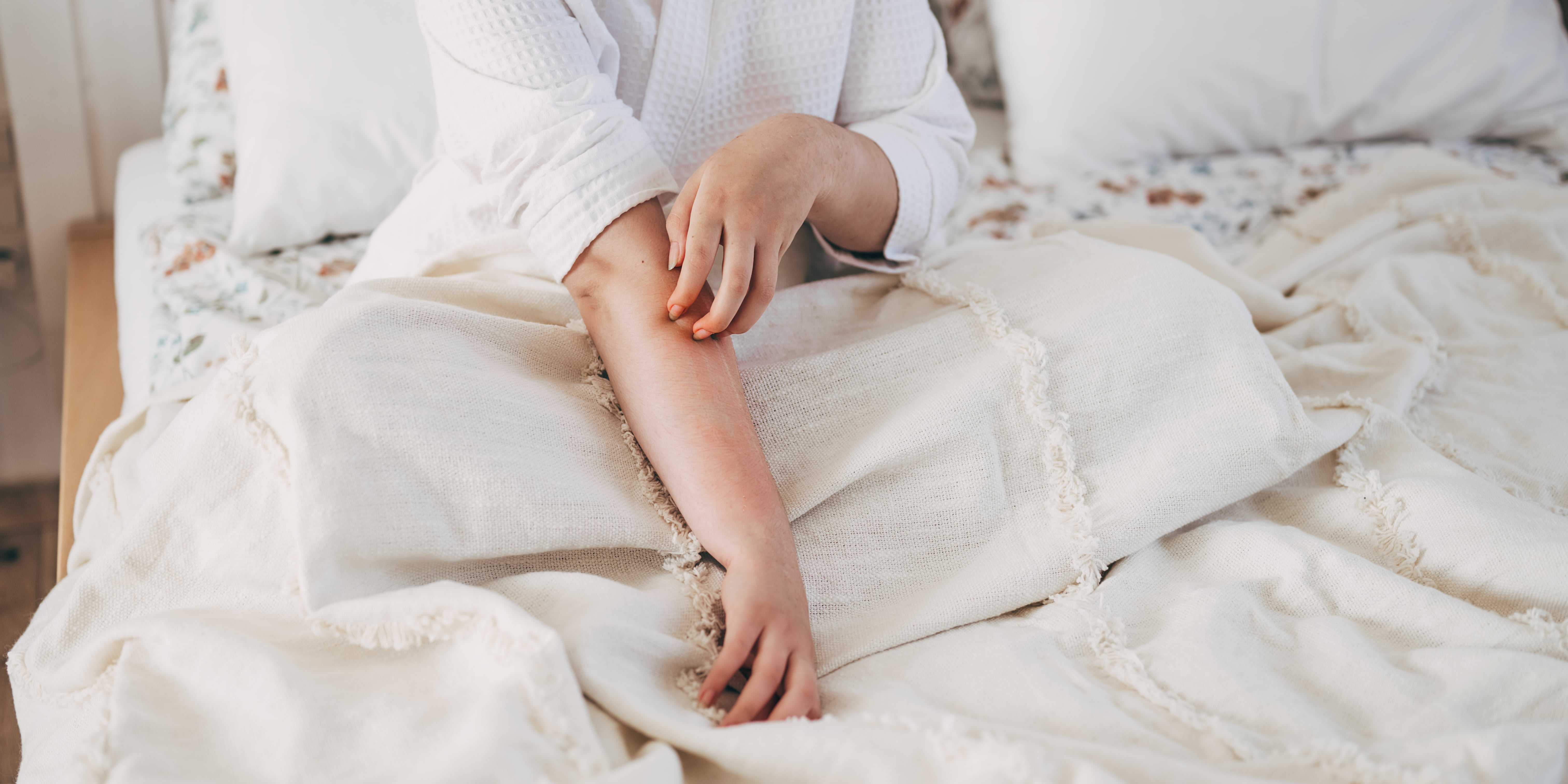 Why Am I Itchy at Night? Dermatologists Share Causes | PS Health