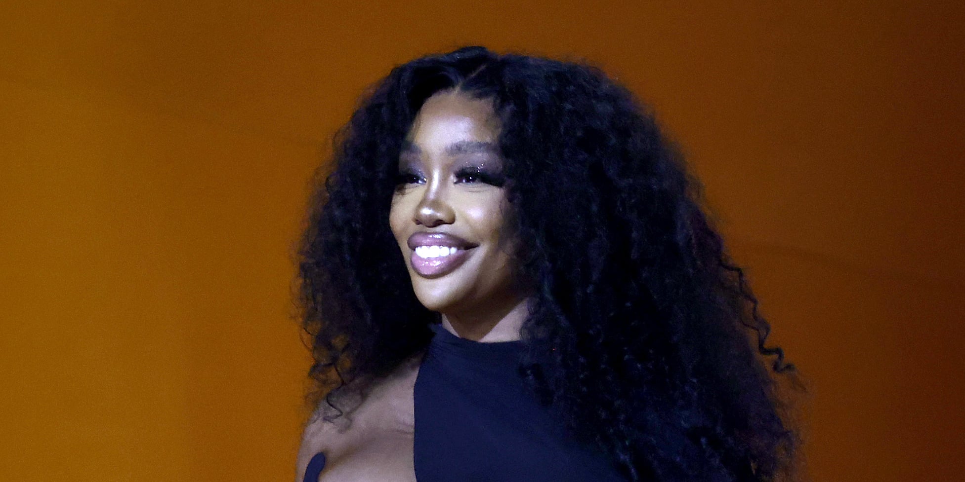 Sza’s Chrome French Manicure With a Twist | PS Beauty
