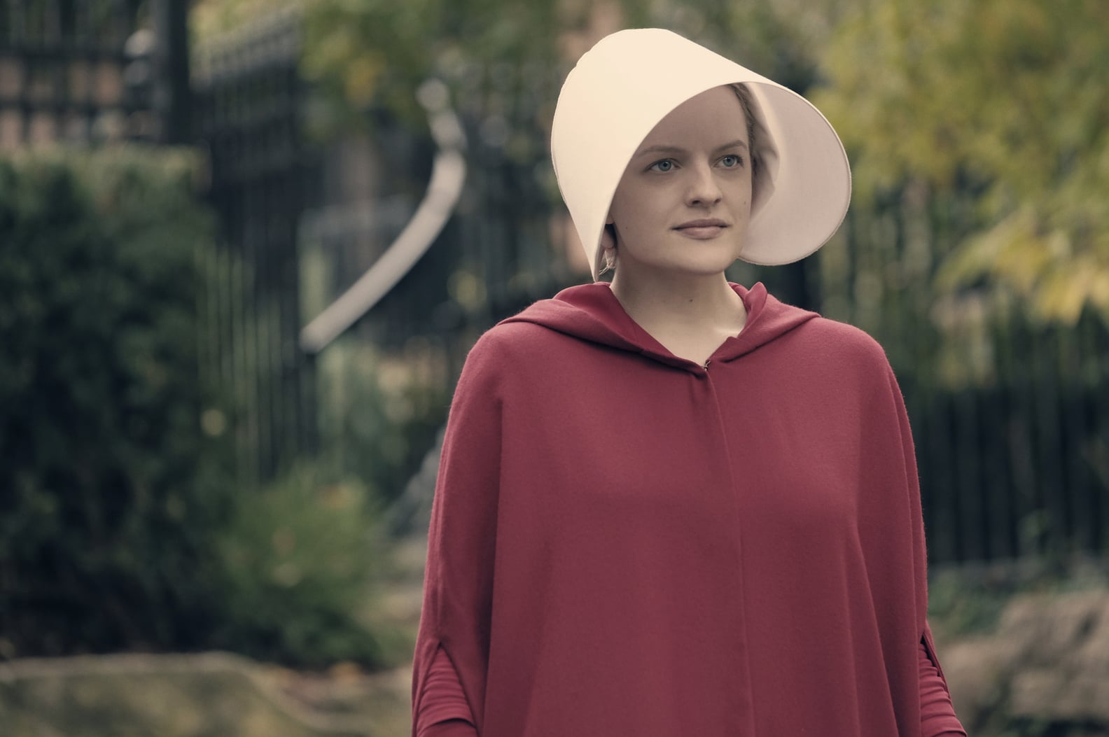 Who Plays Offred in The Handmaid's Tale TV Show? | PS Entertainment