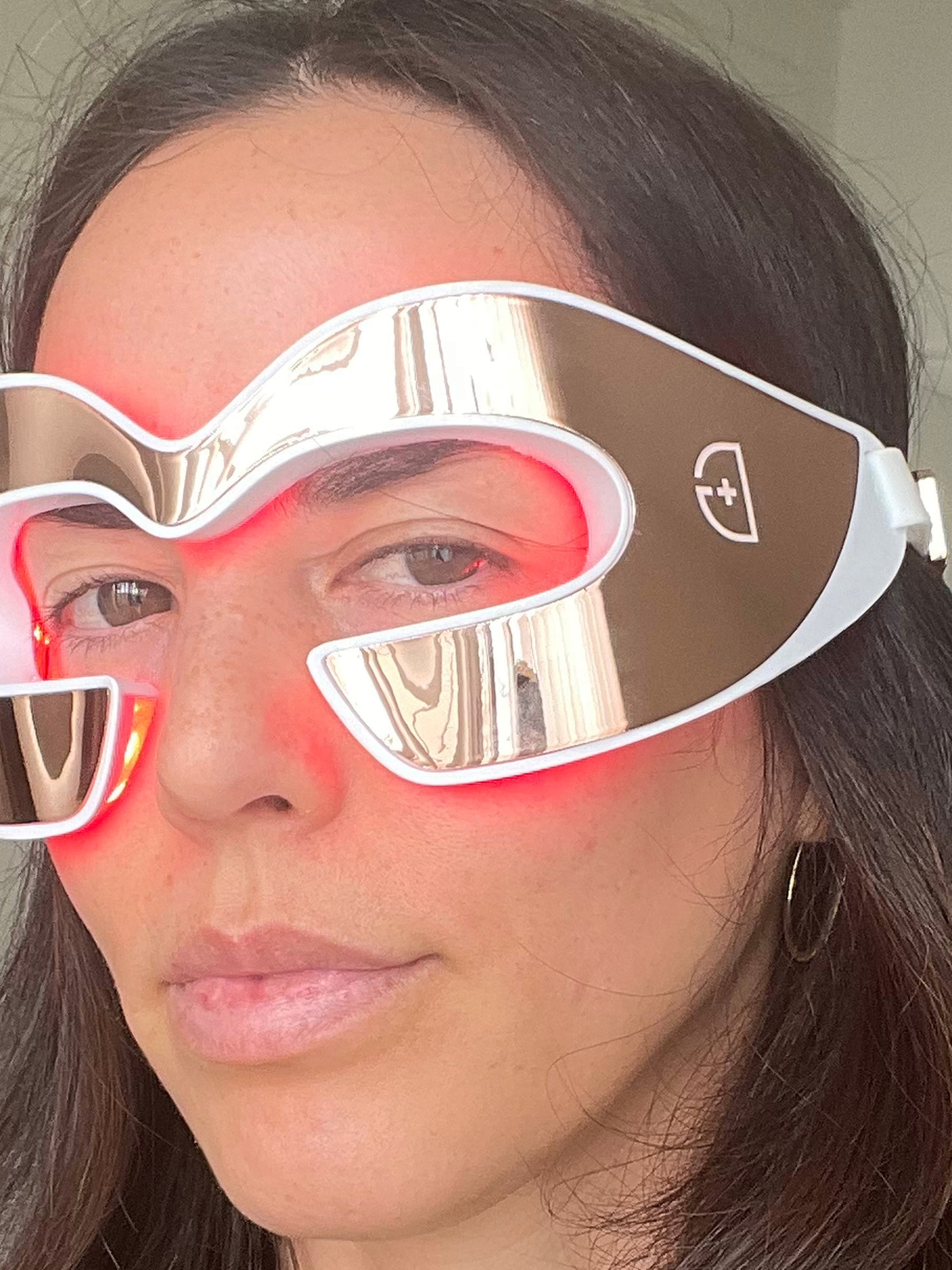 Dr. Dennis Gross DRx SpectraLite EyeCare Max Pro Review Pics | POPSUGAR ...