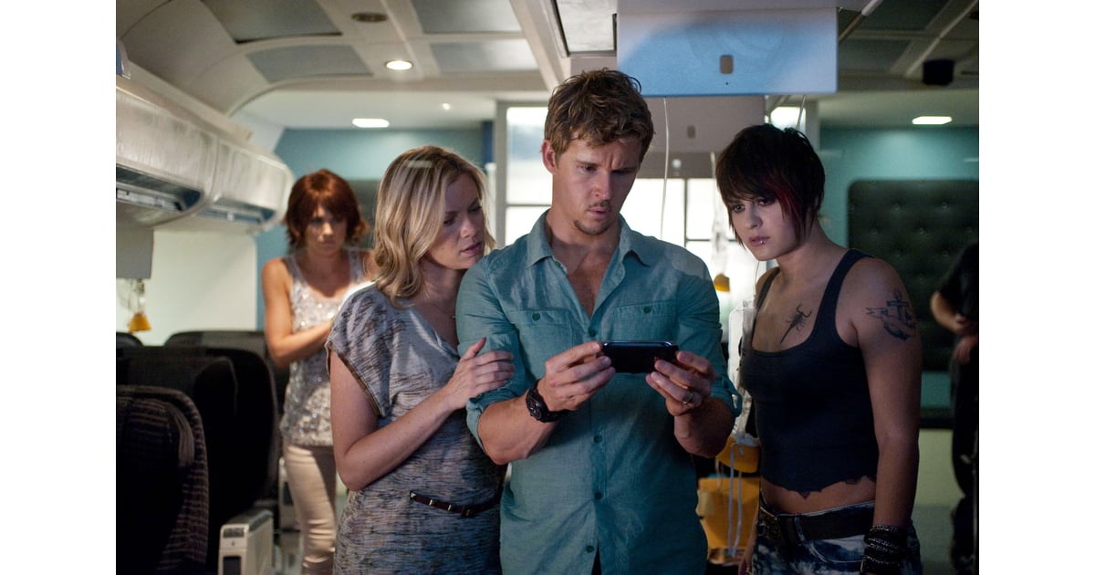 Flight 7500 | Horror Movies on Hulu | POPSUGAR Entertainment UK Photo 52