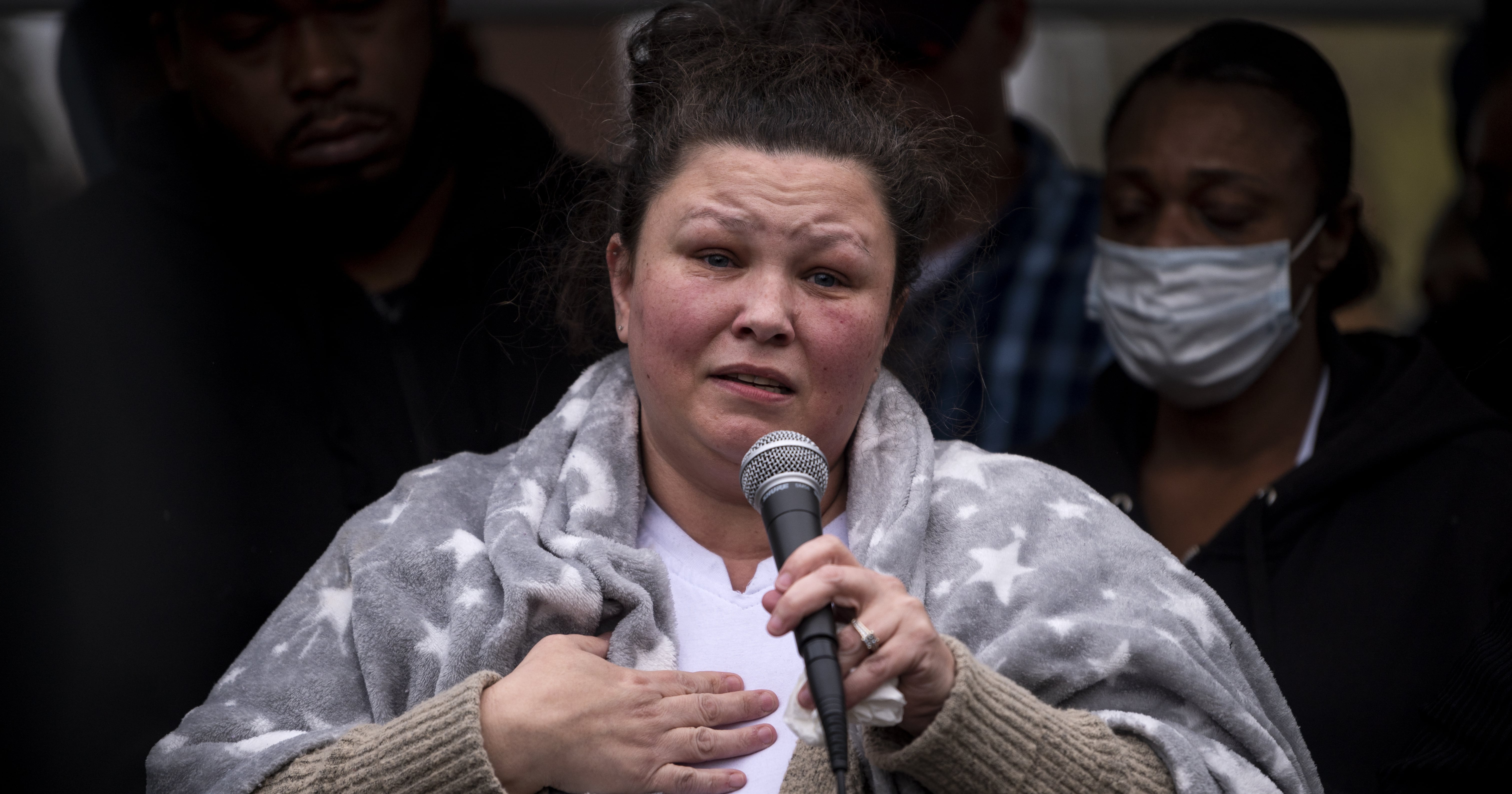 Daunte Wright's Mother Speaks at Vigil Following His Killing | POPSUGAR ...