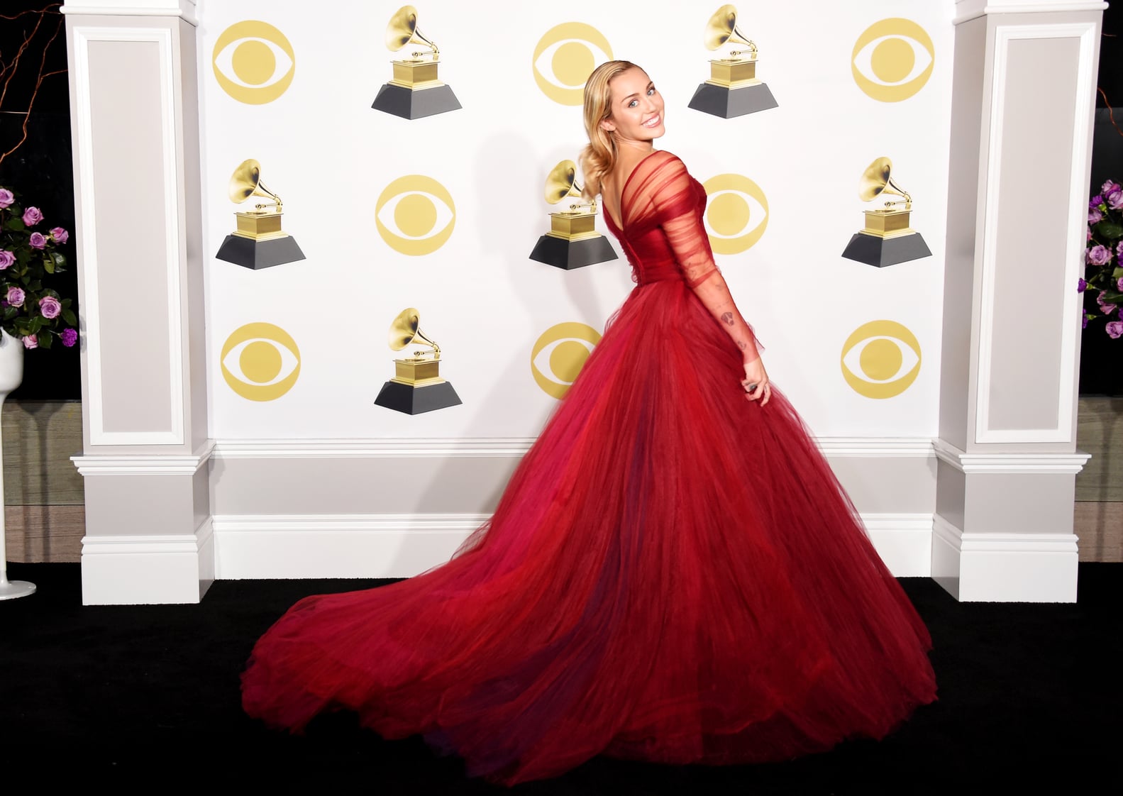 Miley Cyrus Wearing Red Gown at Grammys 2018 | PS Fashion