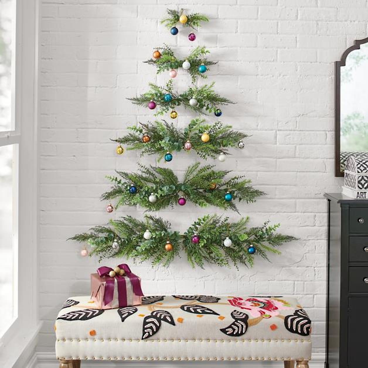 This Wall Hanging Christmas Tree Is Perfect For Small Spaces | PS Home