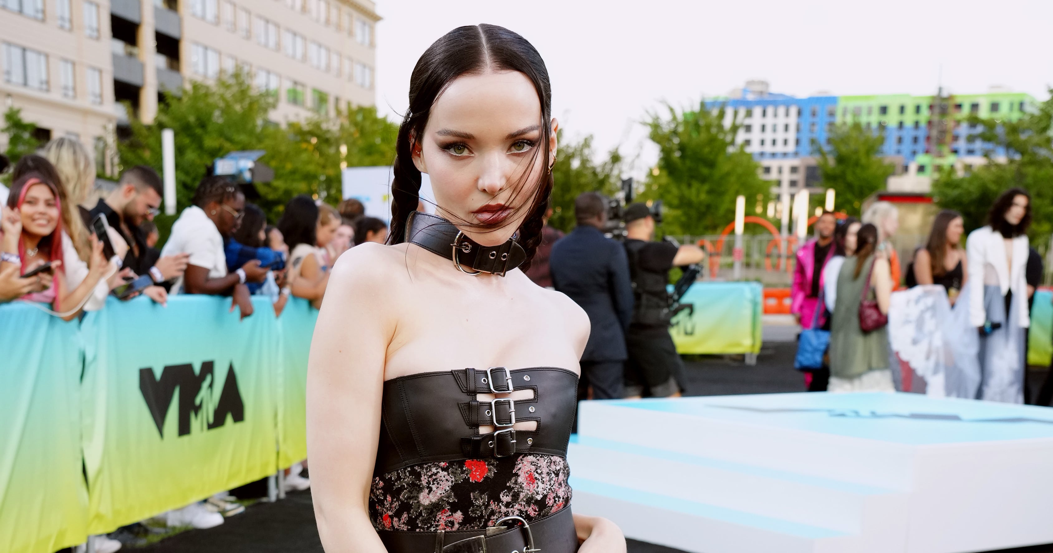Dove Cameron's Belted Paco Rabanne Dress at the 2022 MTV VMA | PS Fashion
