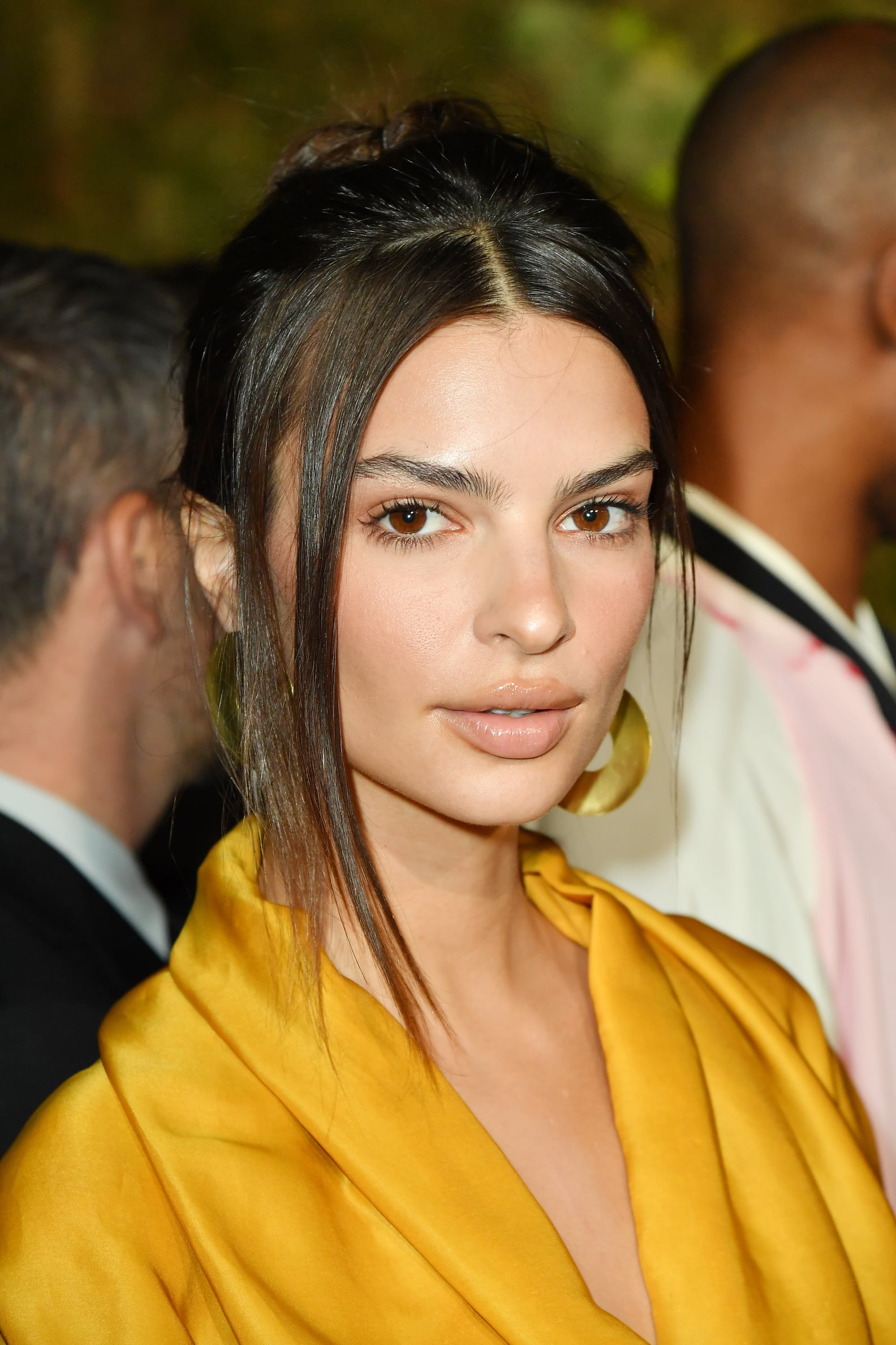 Emily Ratajkowski Yellow Outfit at Green Carpet Awards 2018 | PS Fashion
