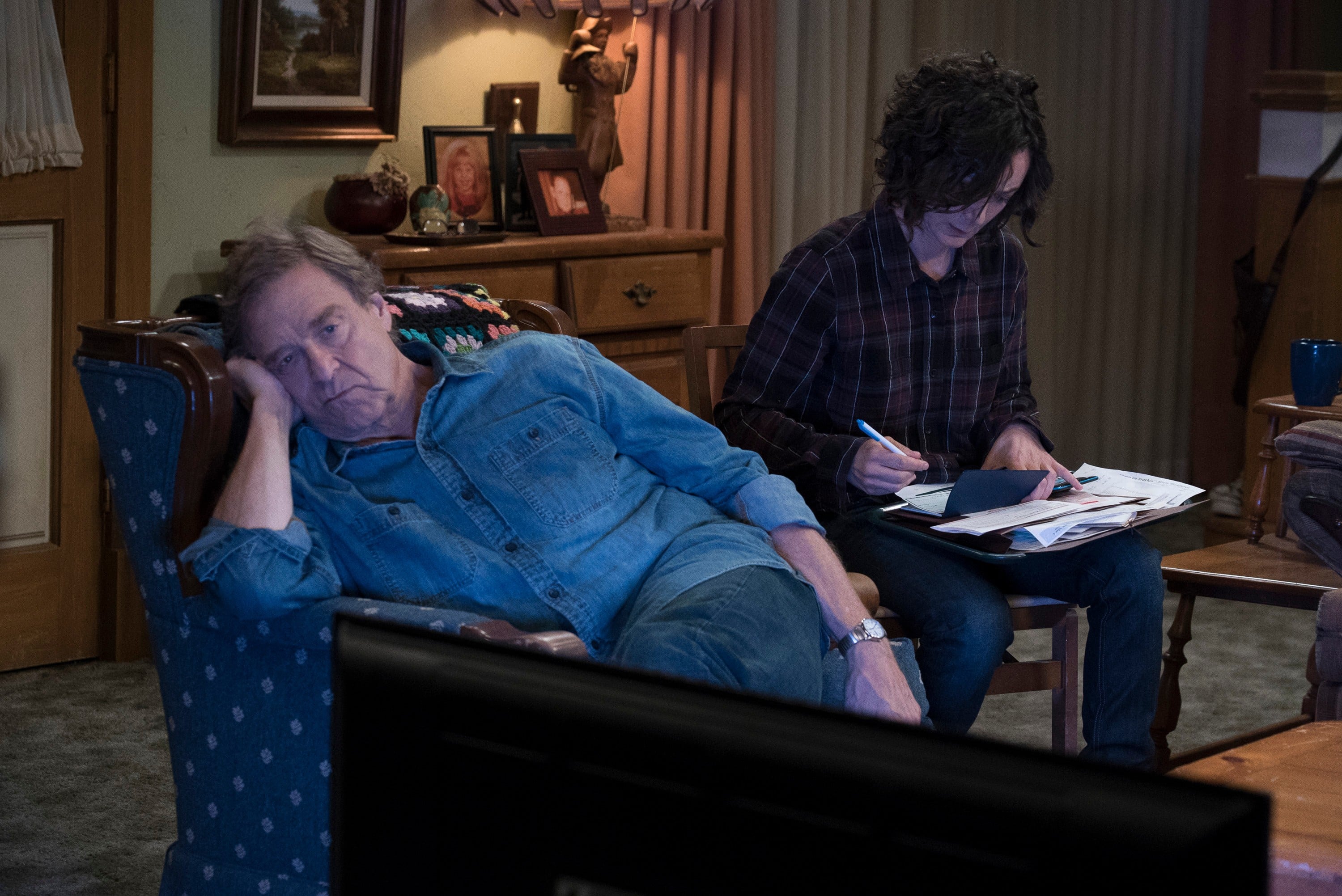 Reactions to Roseanne's Death on The Conners Season Premiere | PS ...