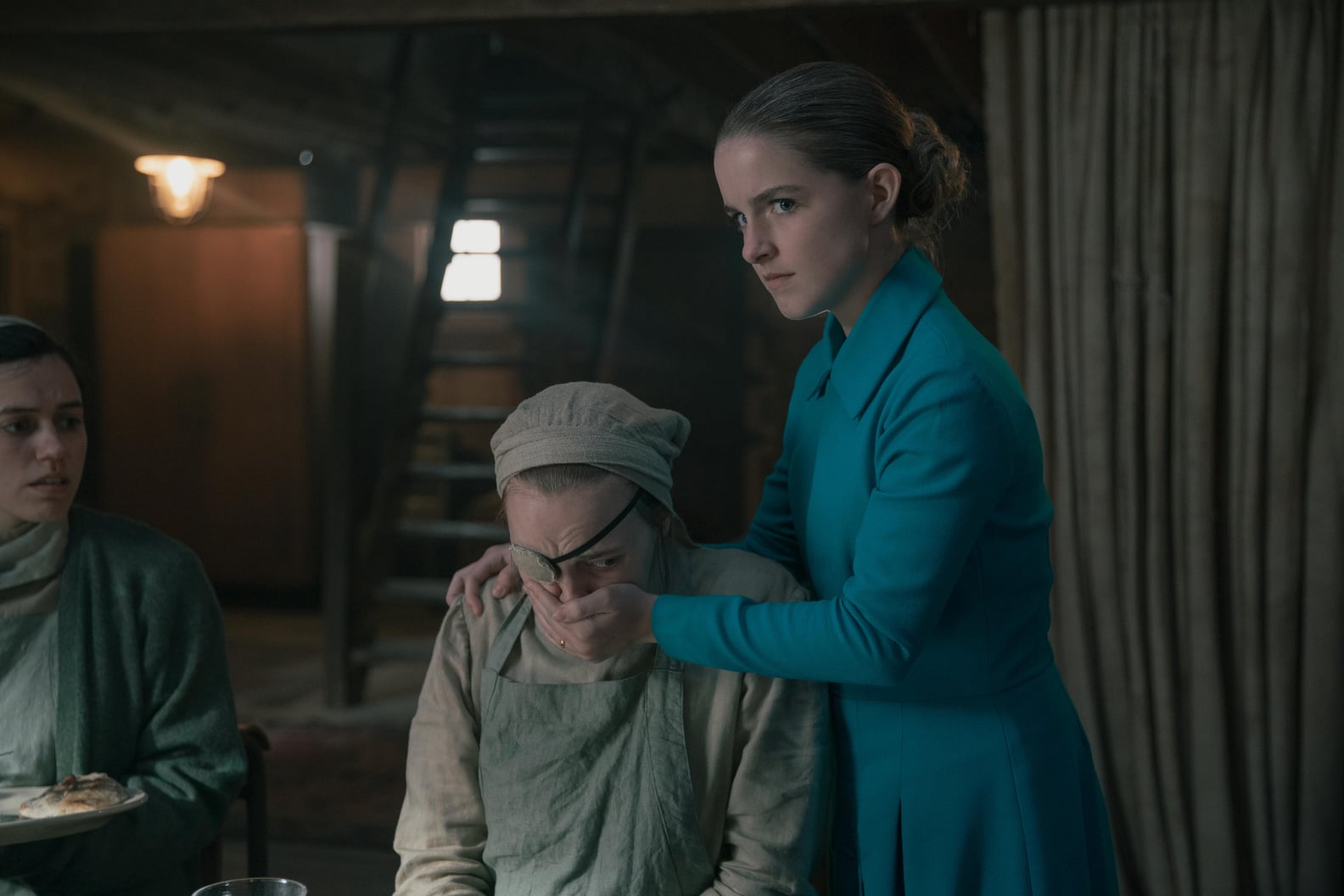 Who Plays Mrs. Esther Keyes on The Handmaid's Tale? | PS Entertainment