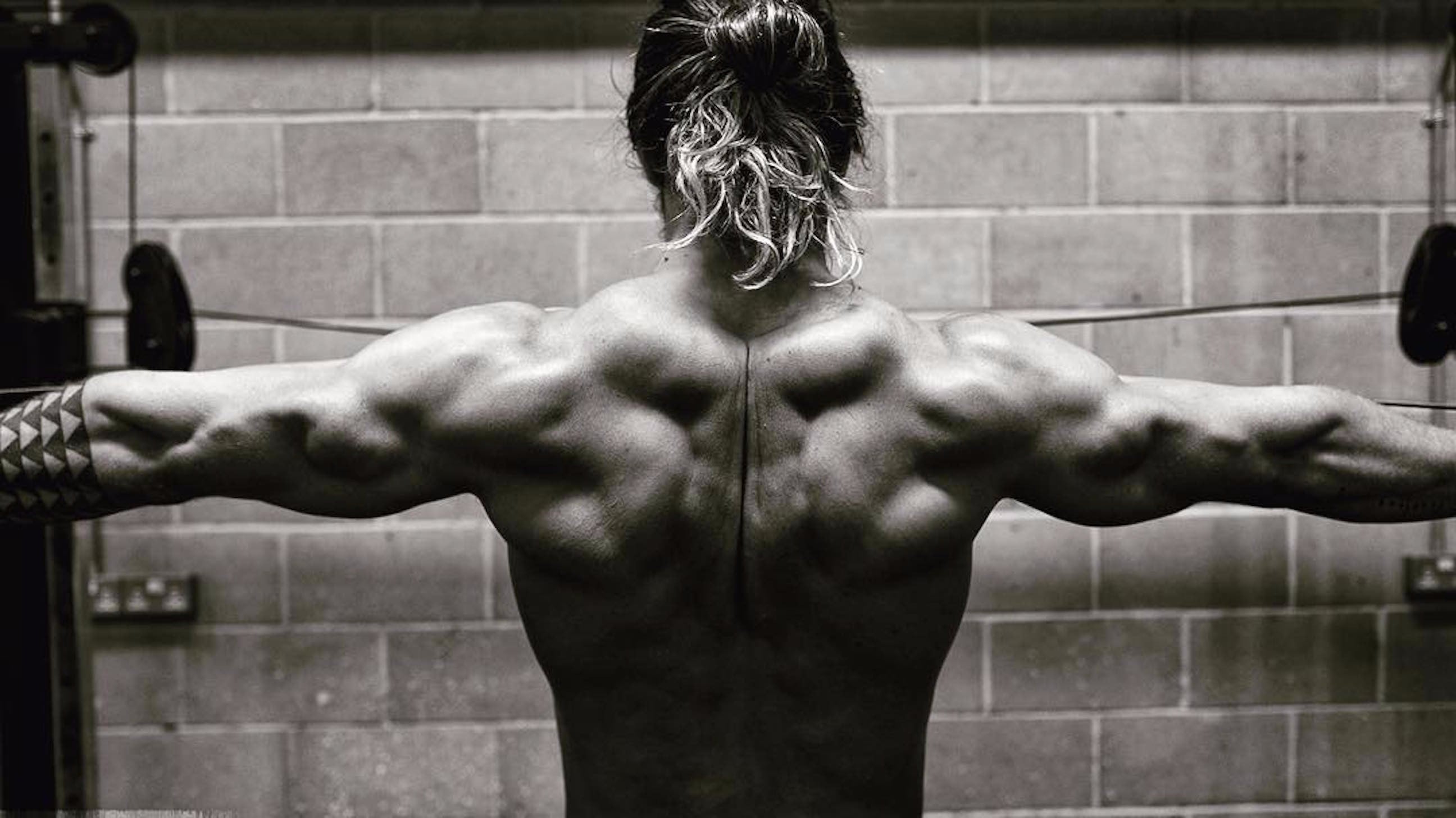 Jason Momoa Back Muscle Pictures | POPSUGAR Celebrity