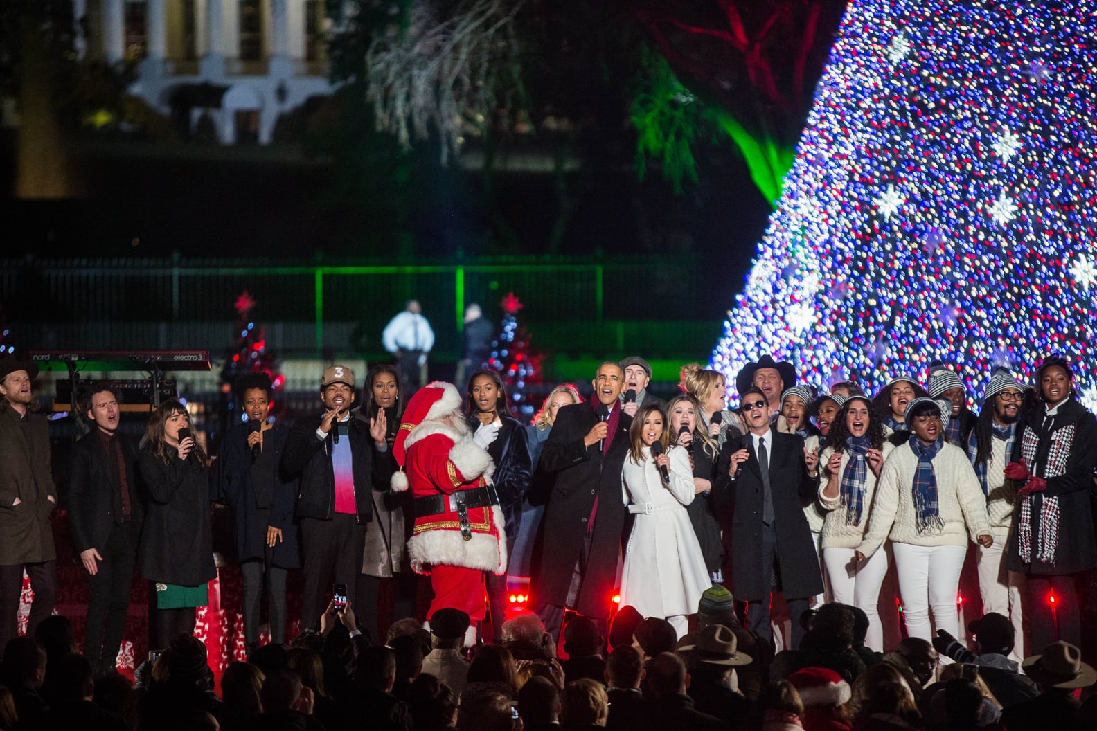 President Obama Last White House Tree Lighting Photos 2016 | PS Celebrity