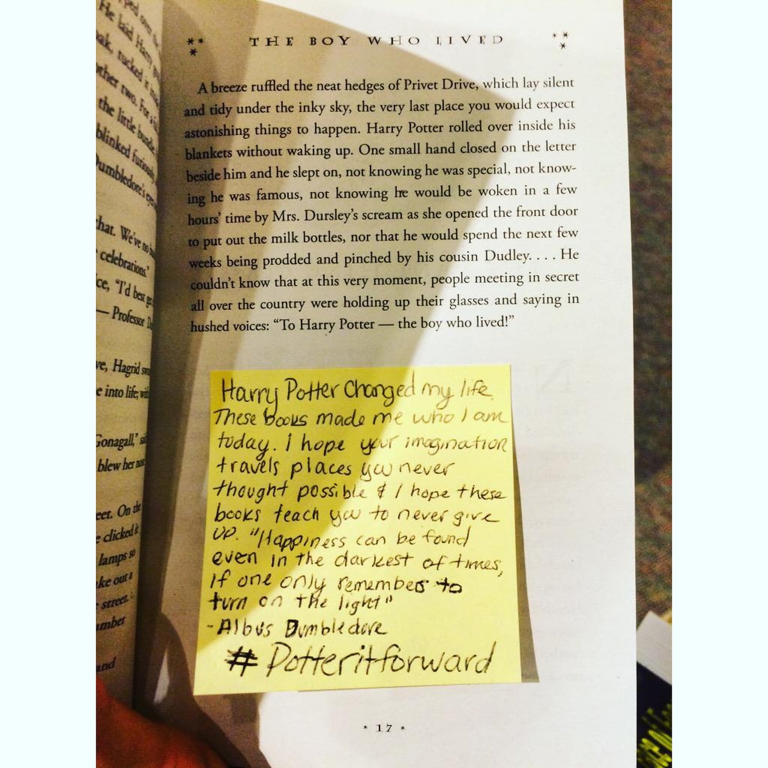 Leaving Notes in Harry Potter Books | #PotterItForward | PS Tech