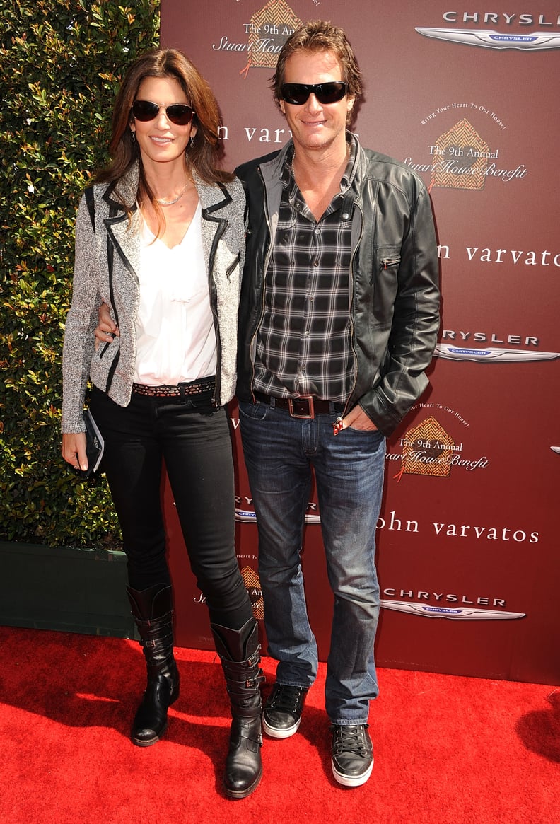 Cindy Crawford Wearing Jeans and a T-Shirt | PS Fashion