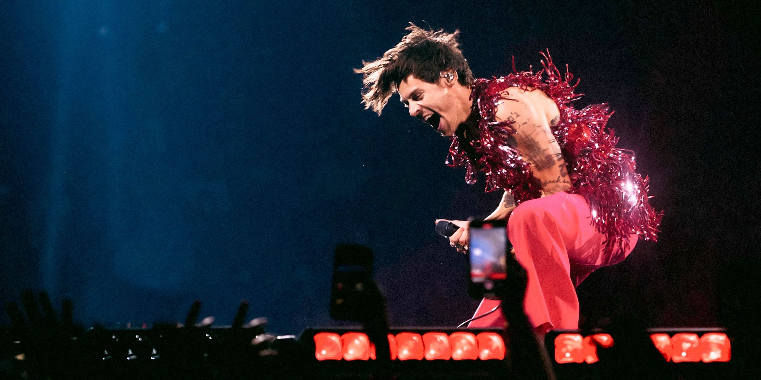 Best Harry Styles Love on Tour Videos | PS Entertainment