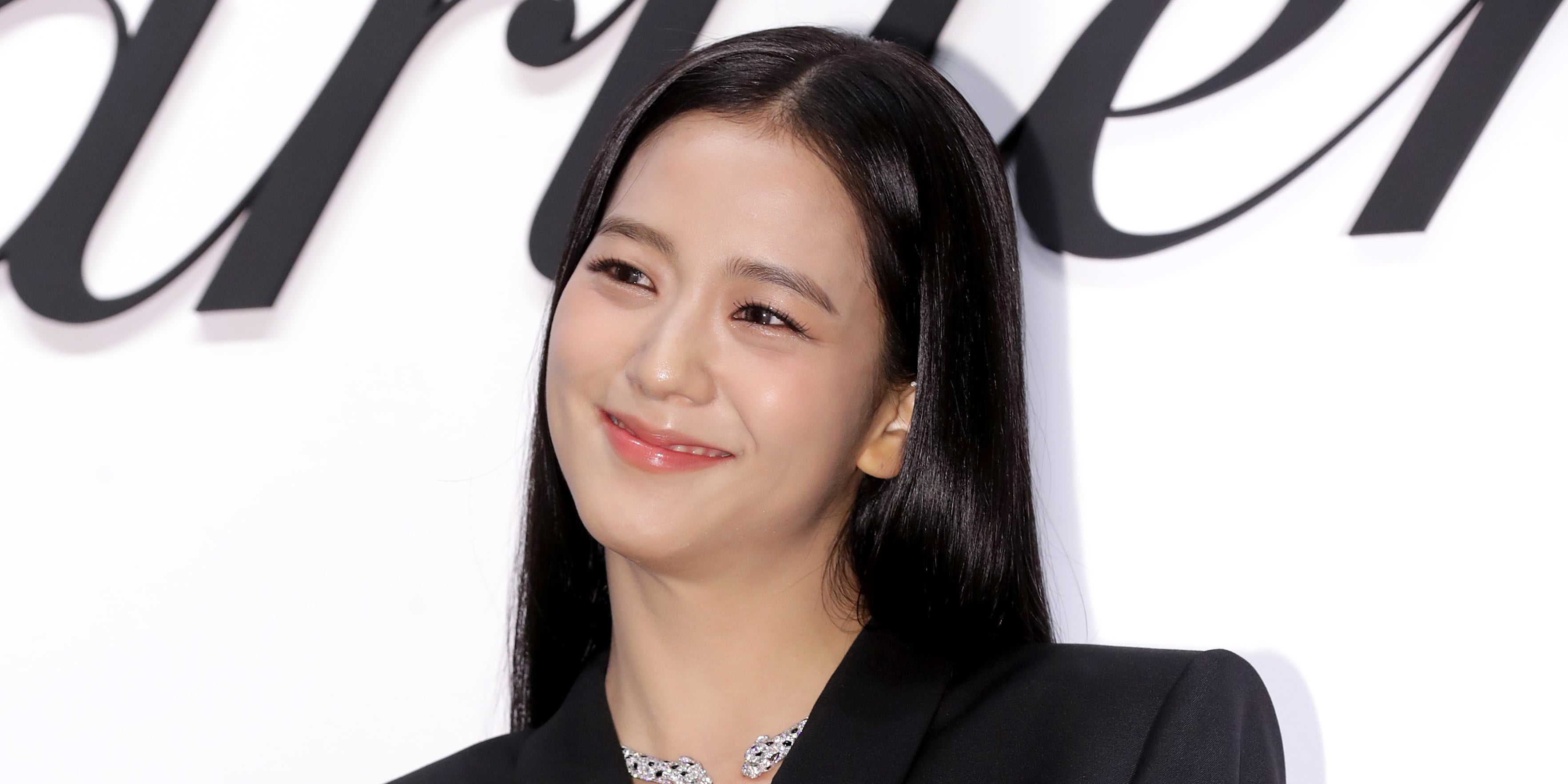 Blackpink's Jisoo's Micro Bangs at the Dior Show | PS Beauty
