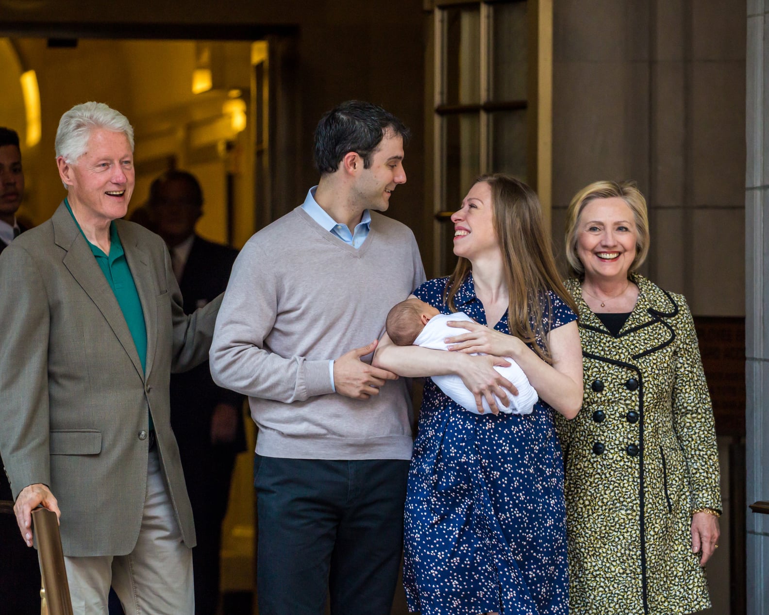 Chelsea Clinton Leaving the Hospital With Her Baby 2016 | PS Celebrity