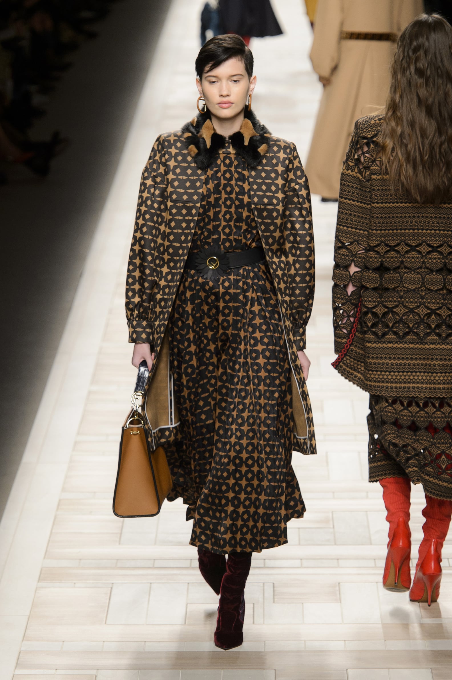 Fendi Fall 2017 Runway Show | PS Fashion