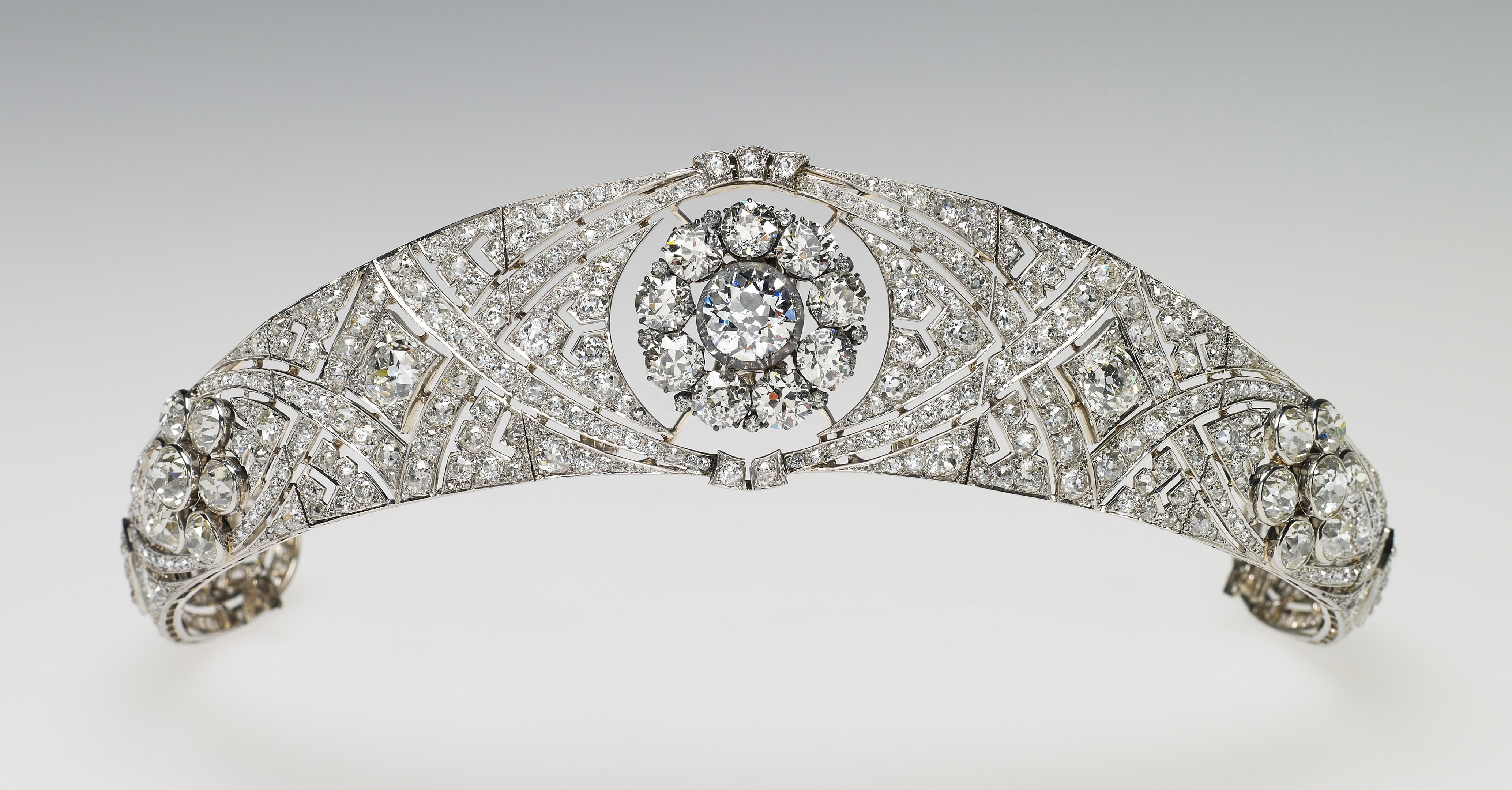 Meghan Markle's 2018 Royal Wedding Tiara Facts | PS Fashion