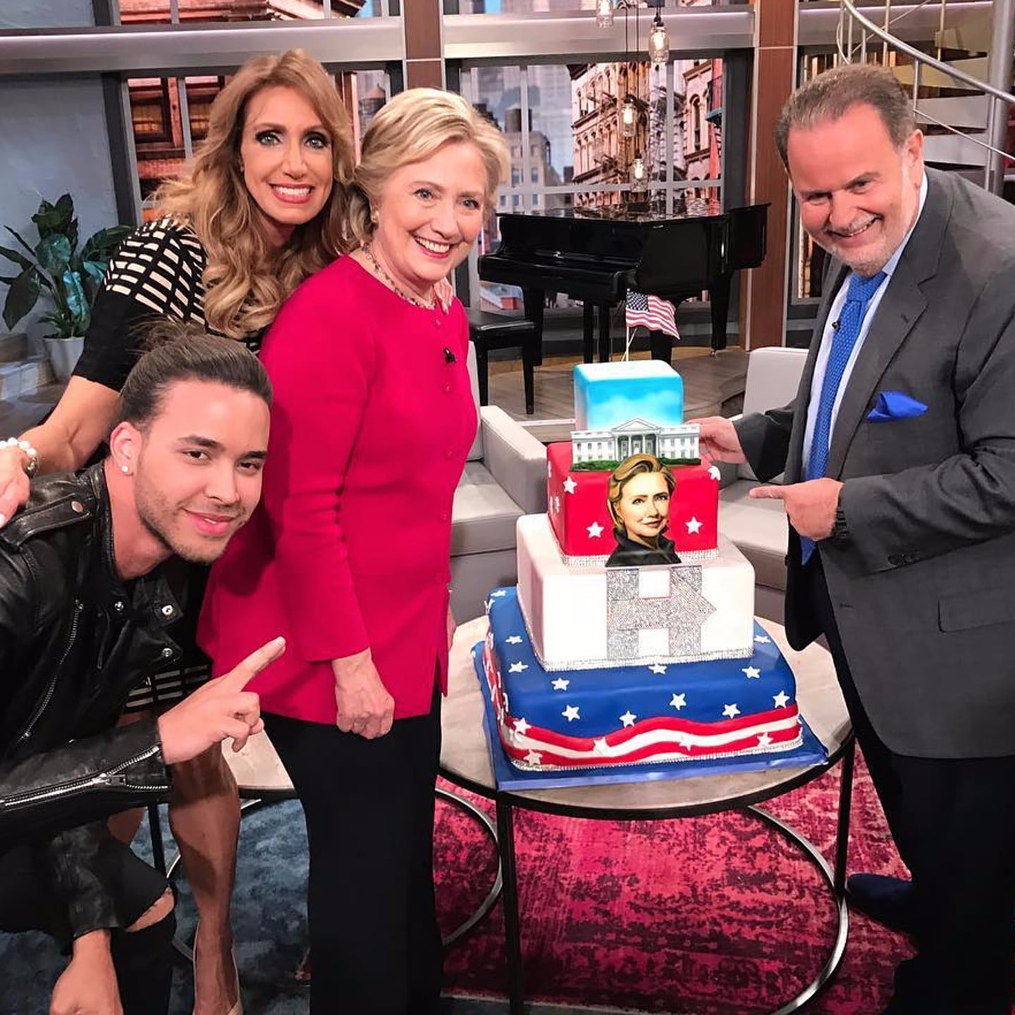Hillary Clinton on El Gordo y la Flaca 2016 | PS Latina
