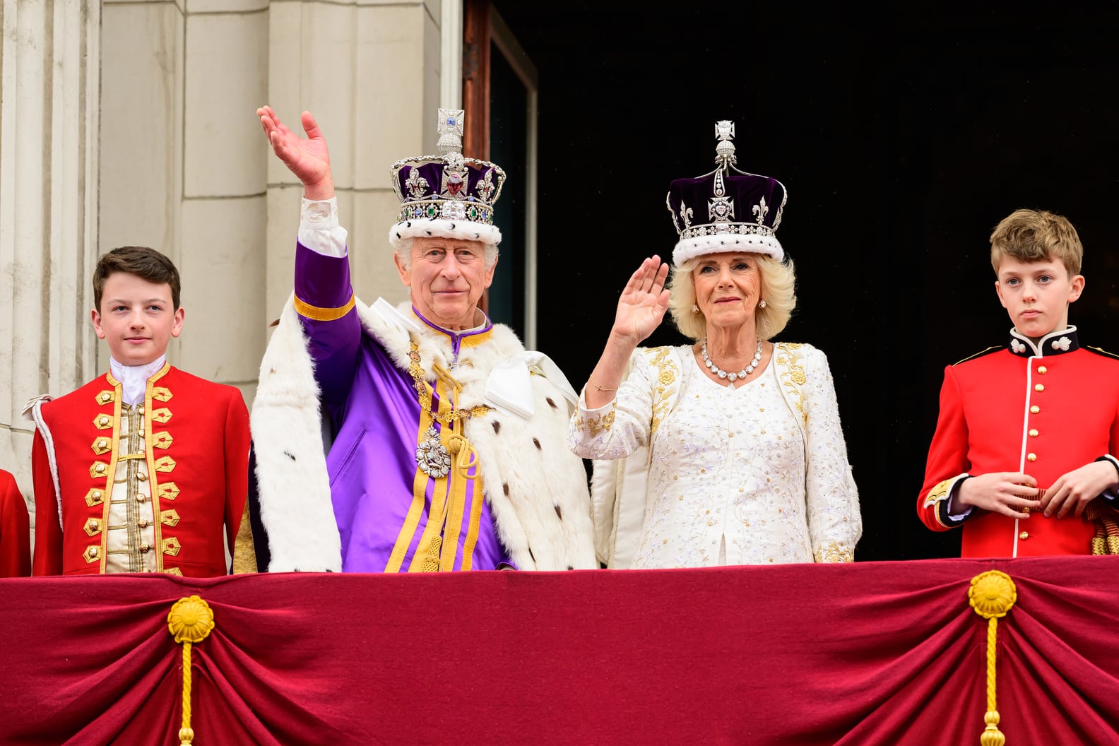 The Royal Family on the Balcony at the King's Coronation | POPSUGAR ...