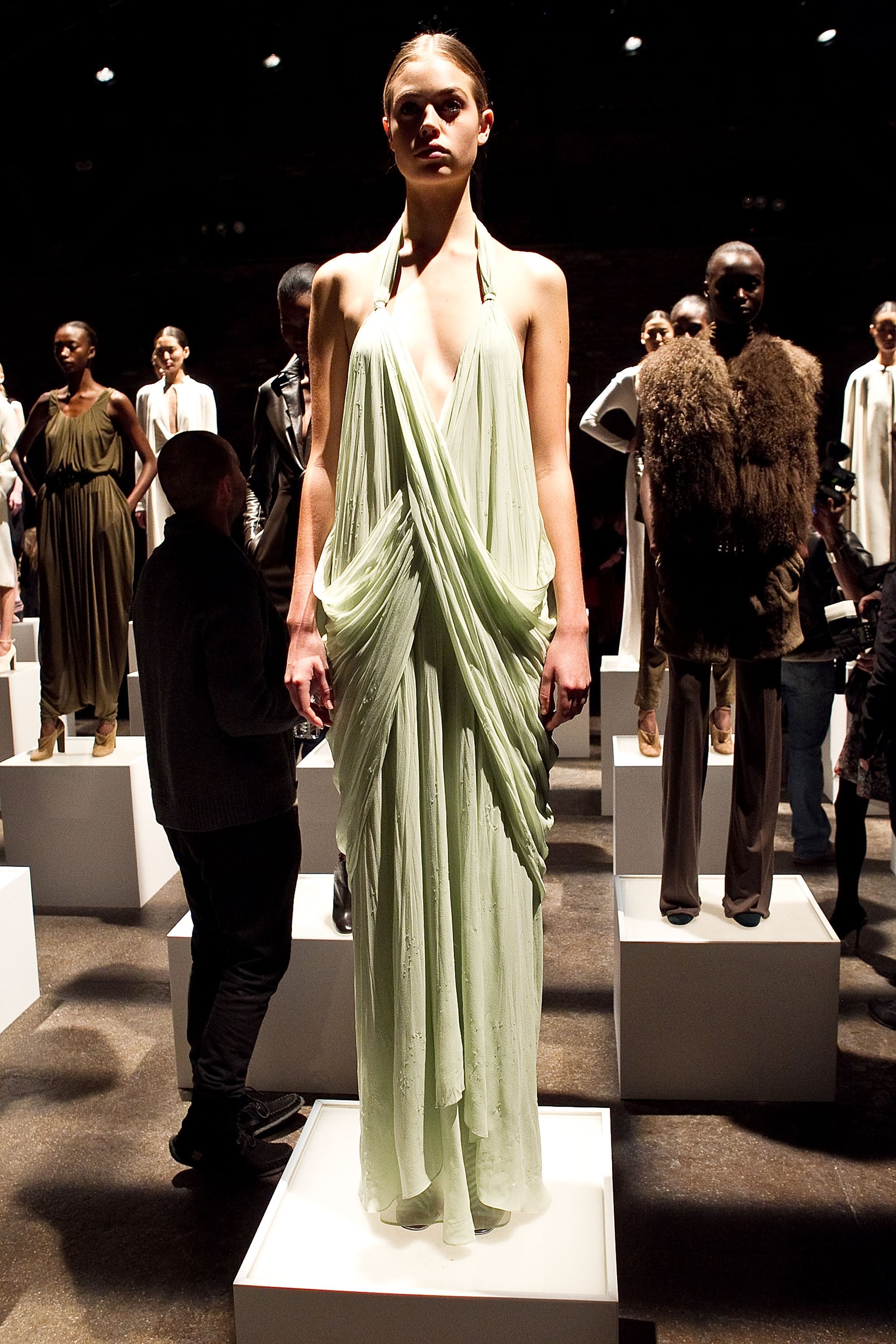 Halston Fashion 70S / 1 / Inspired by netflix's halston miniseries (and ...