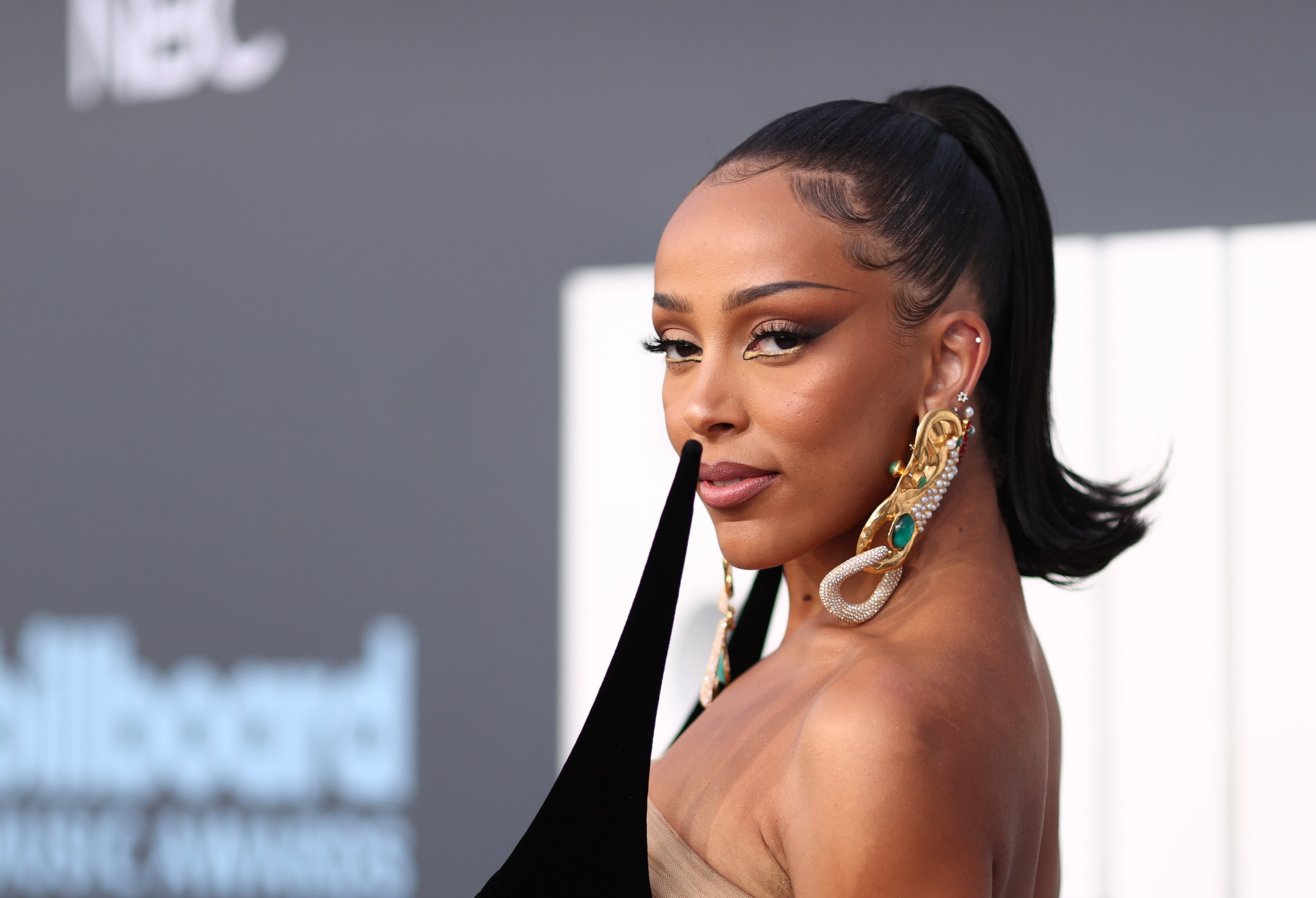 Doja Cat's Pastel Buzz-Cut Hairstyle | POPSUGAR Beauty