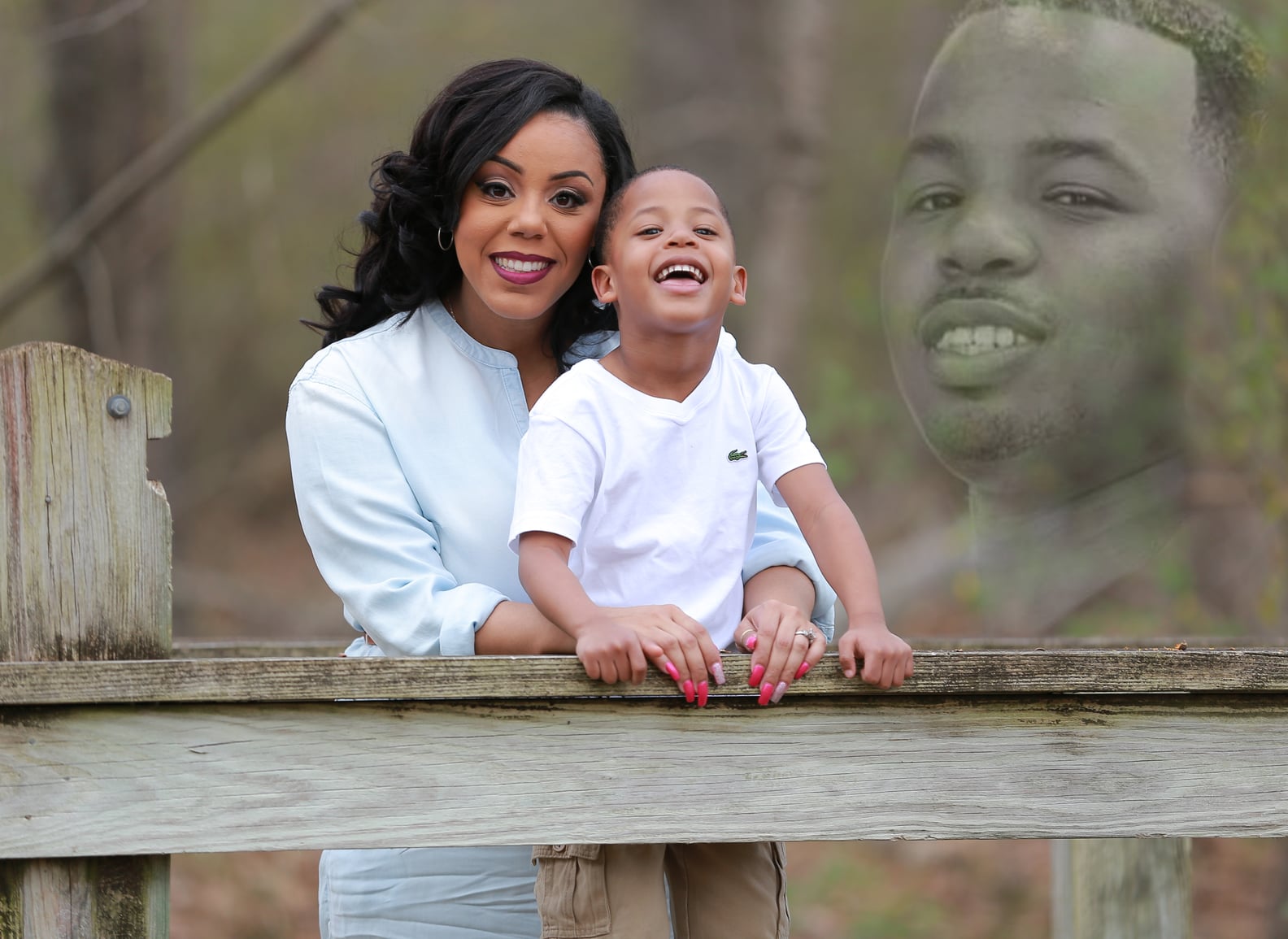 Deceased Father Photoshopped Into Maternity Photos | PS Family