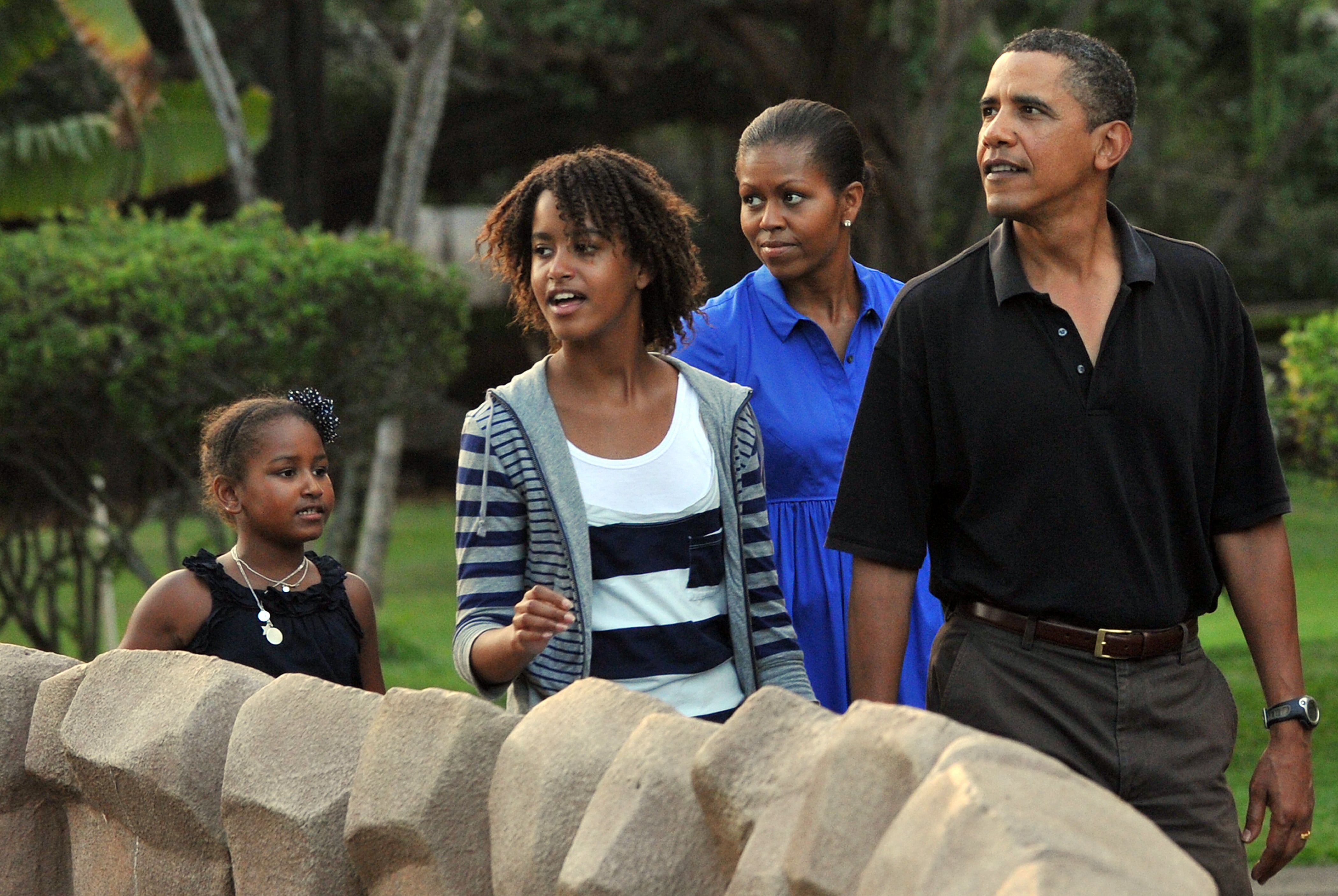 Obama Family Vacation Pictures | PS Celebrity