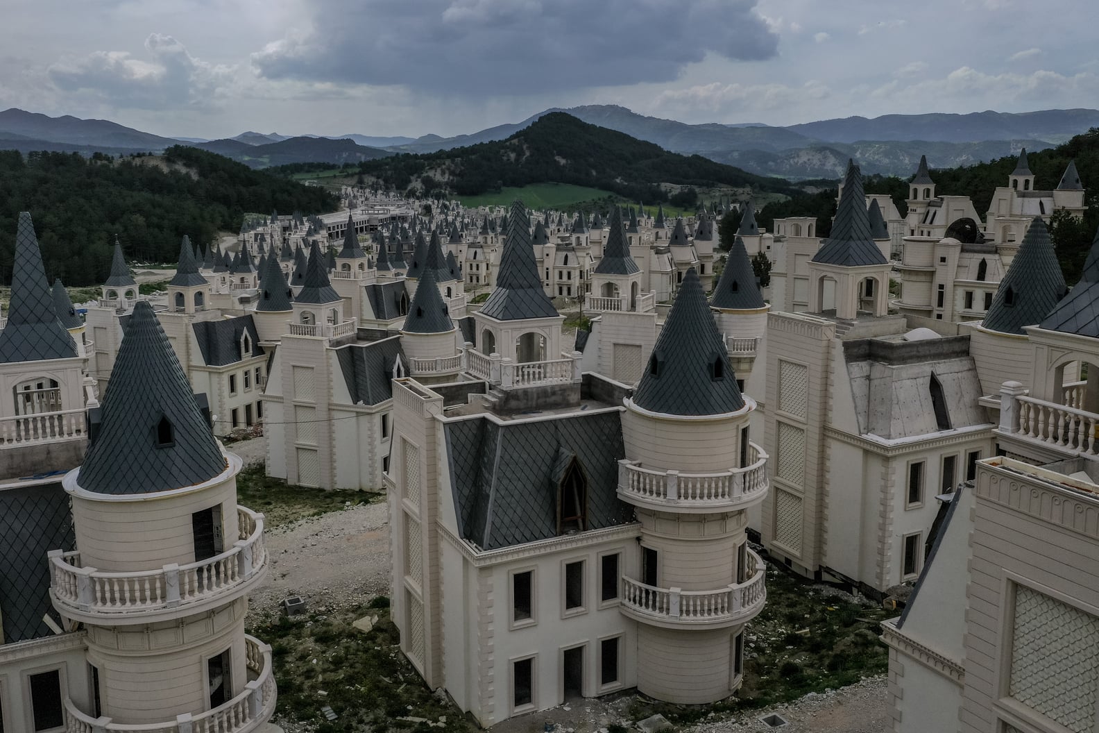 See a Ghost Town in Turkey Filled With Disney Castles | PS Smart Living