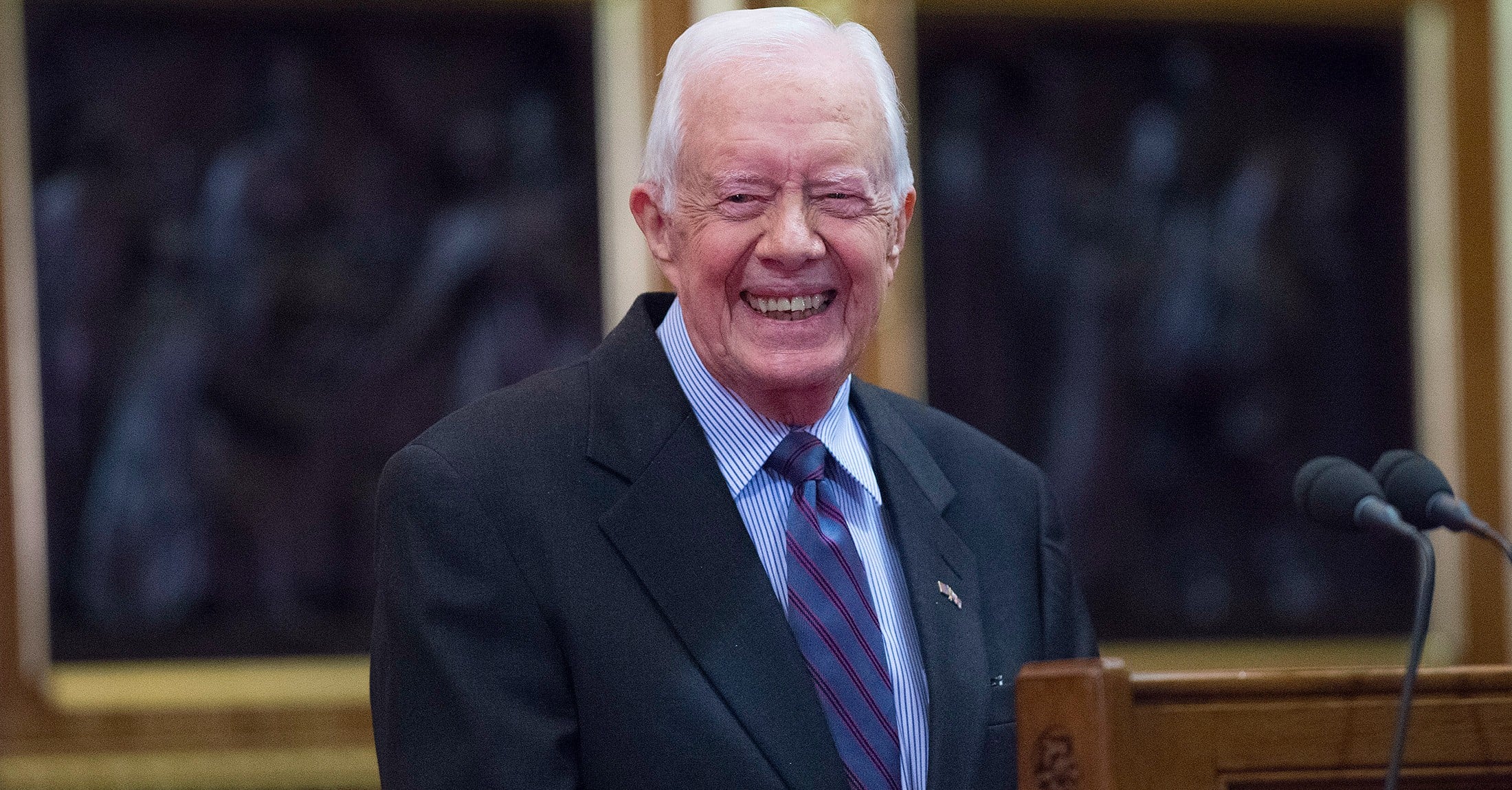 Jimmy Carter Shaking Hands on Delta Flight | PS News