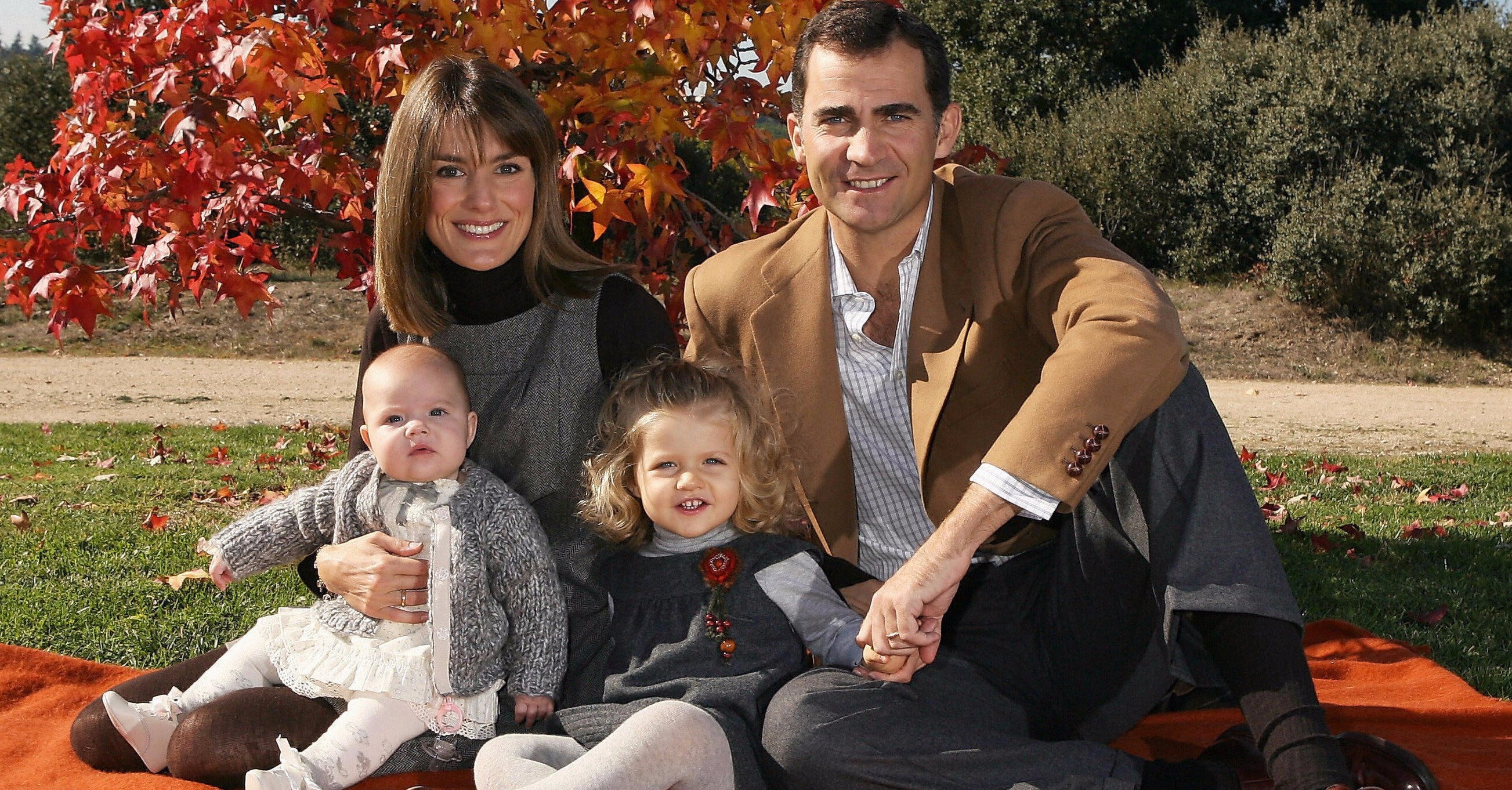 Spanish Royal Family Christmas Cards Through the Years | POPSUGAR Latina