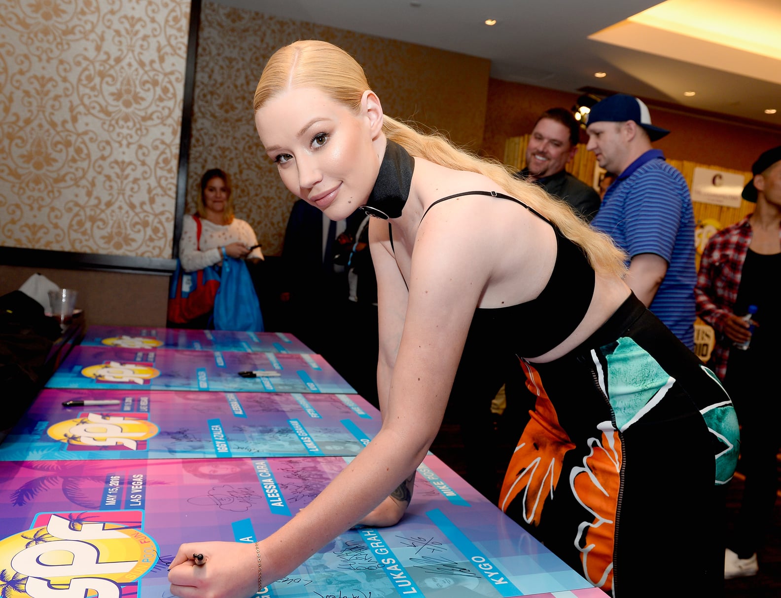 Left-Handed Celebrities | POPSUGAR Celebrity