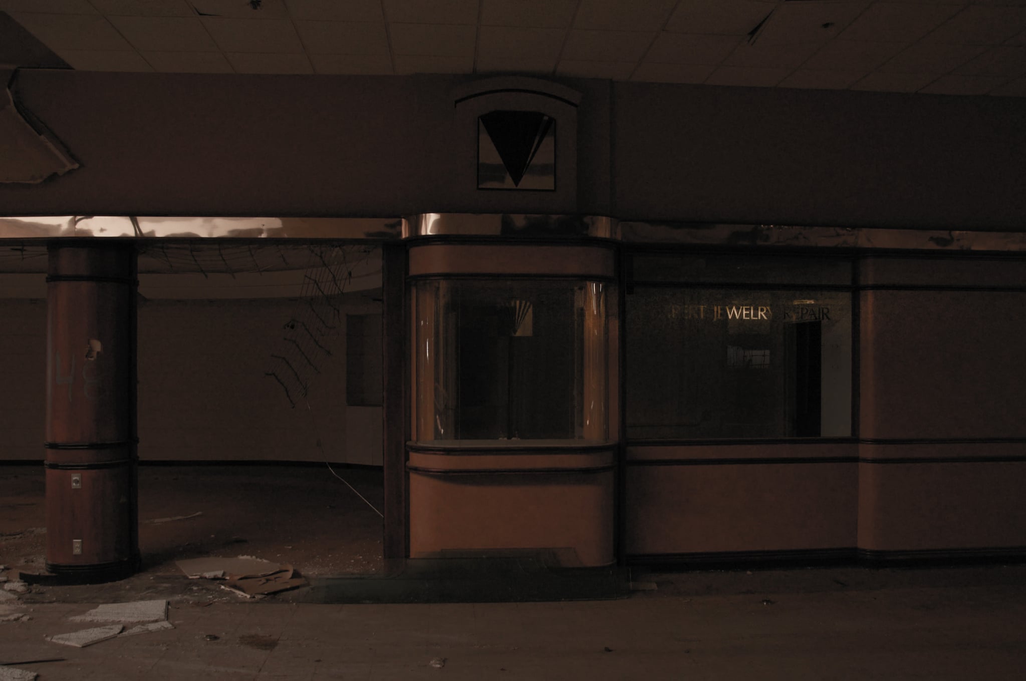Afforable Diy And Organization Creepy Or Cool These Abandoned Shopping Mall Photos Are Utterly