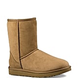 Rihanna Wearing Uggs at the Airport January 2019 | POPSUGAR Fashion