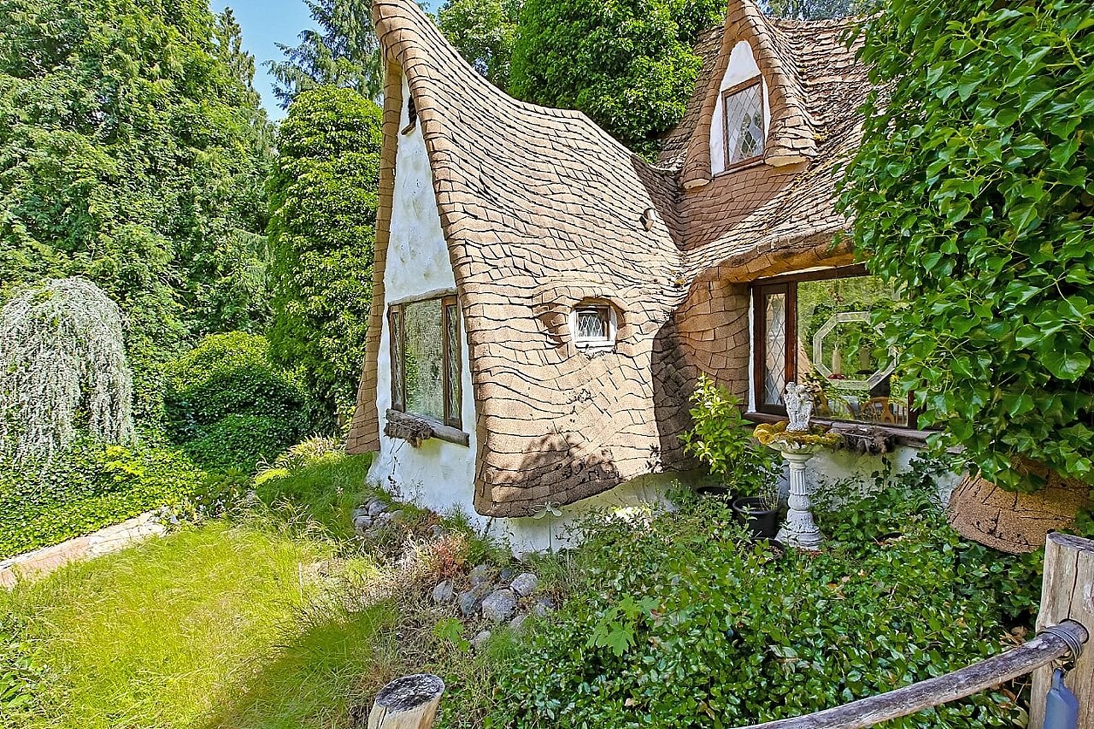 Real-Life Snow White's Cottage | PS Home