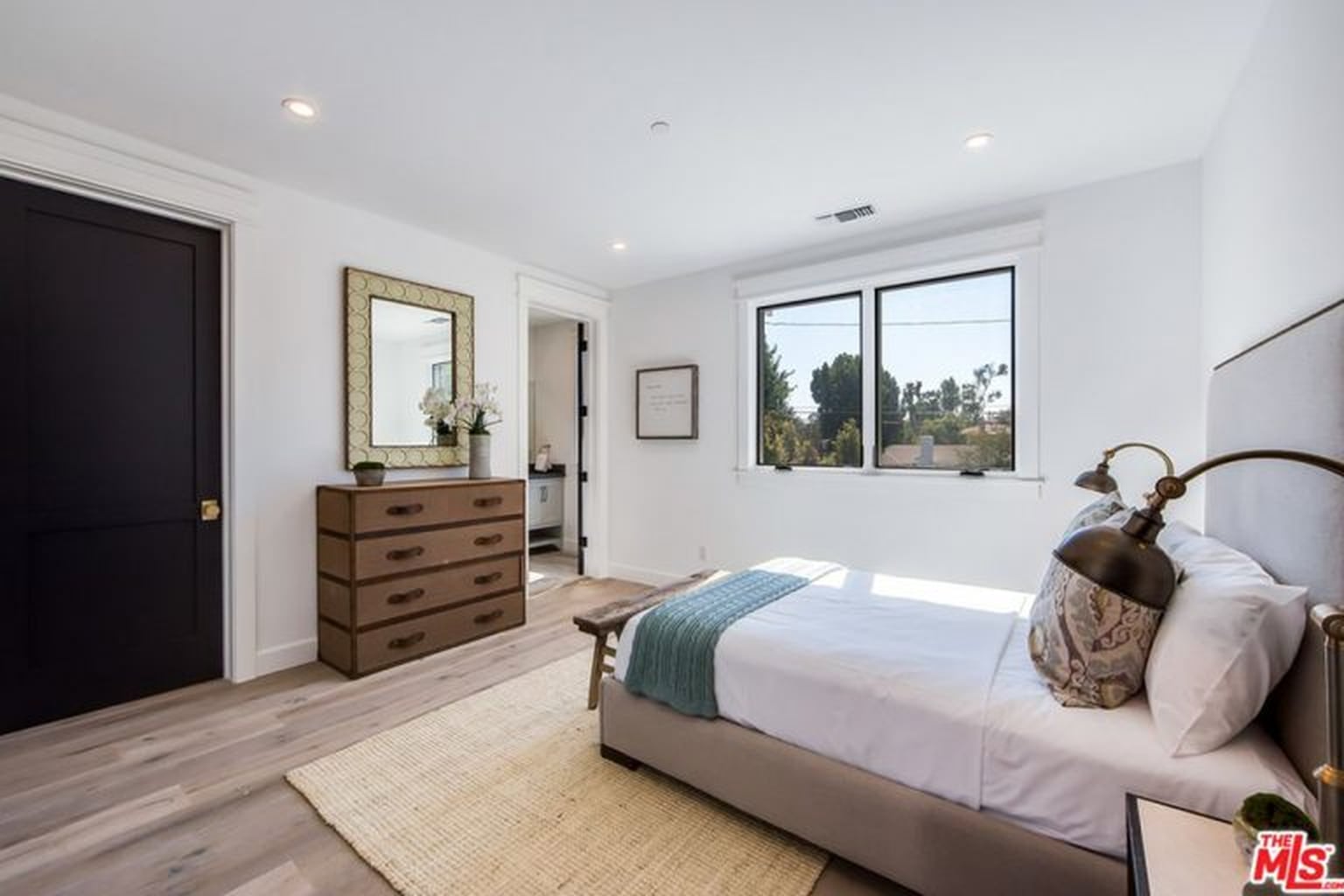 Bella Throne Buys LA House | PS Home