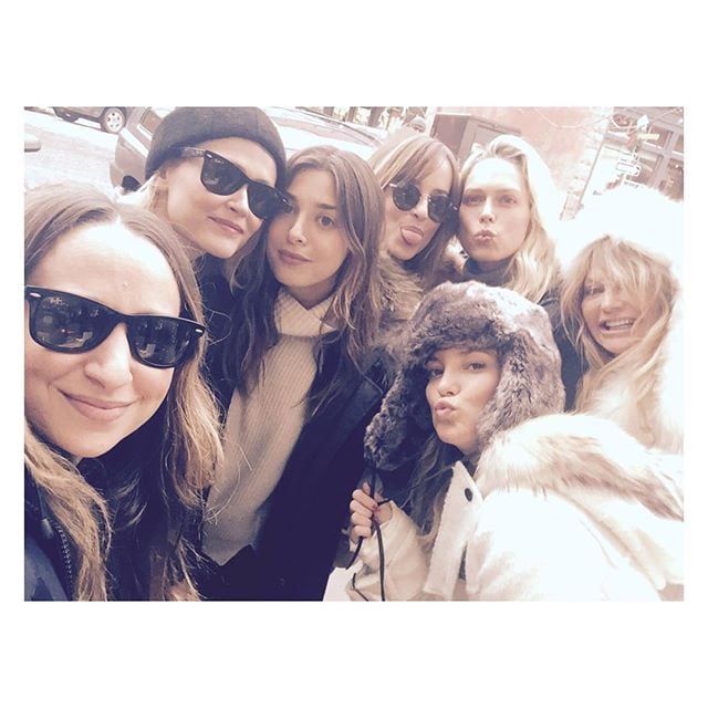 Kate Hudson And Dakota Johnson In Aspen December 2015 Popsugar Celebrity